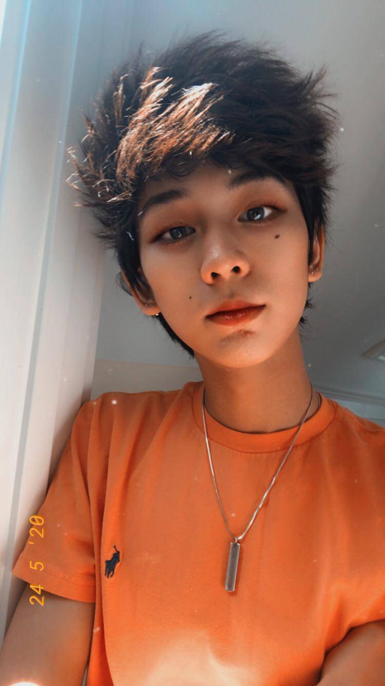 First time with makeup! | Scrolller