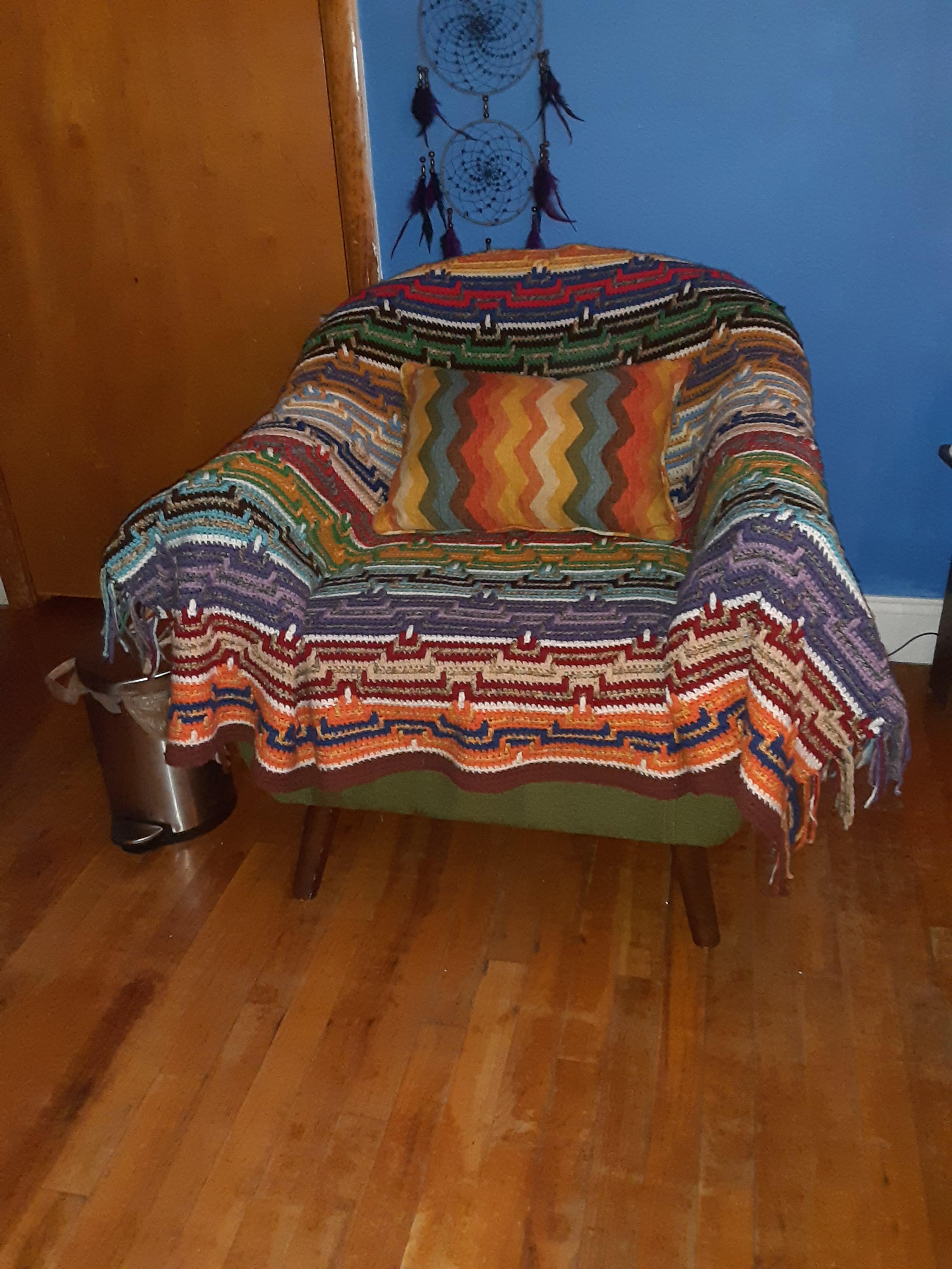 Five dollars for this throw | Scrolller