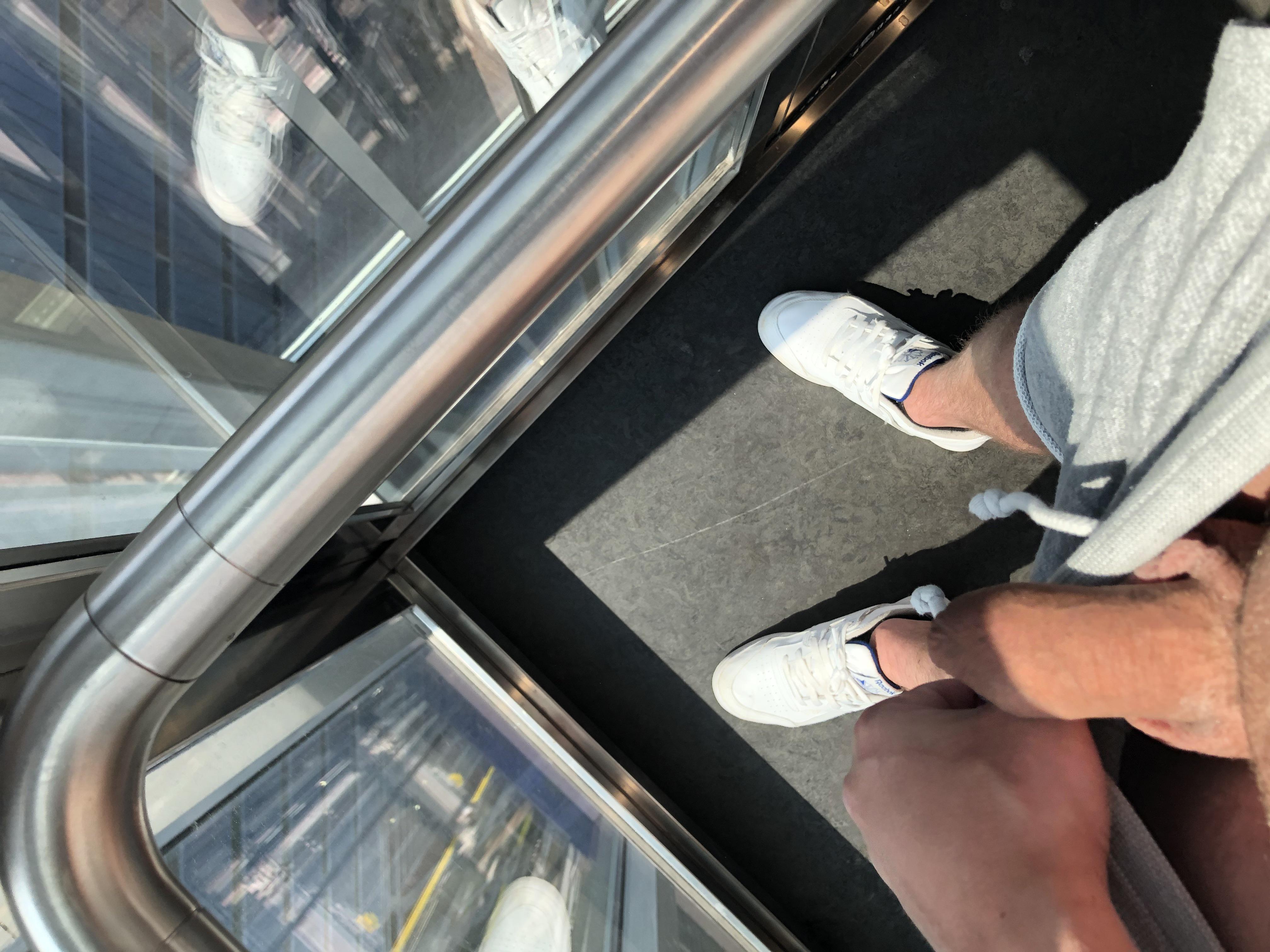 Flashing the city | Scrolller