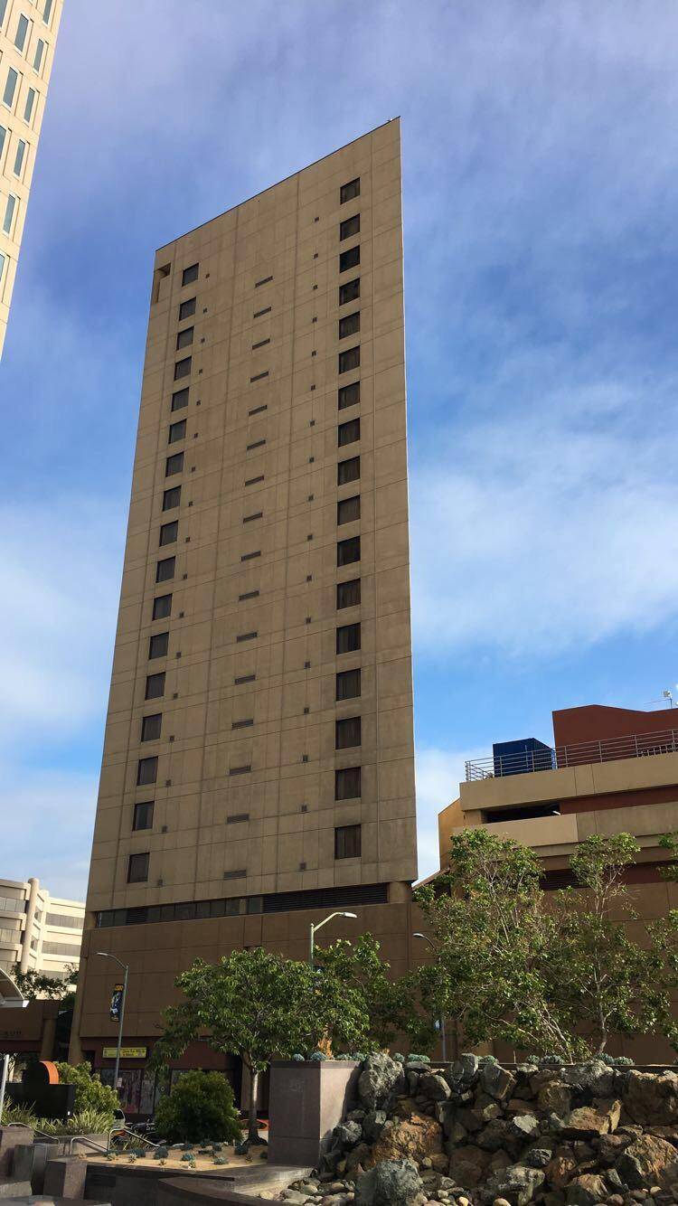 Flat building...? | Scrolller