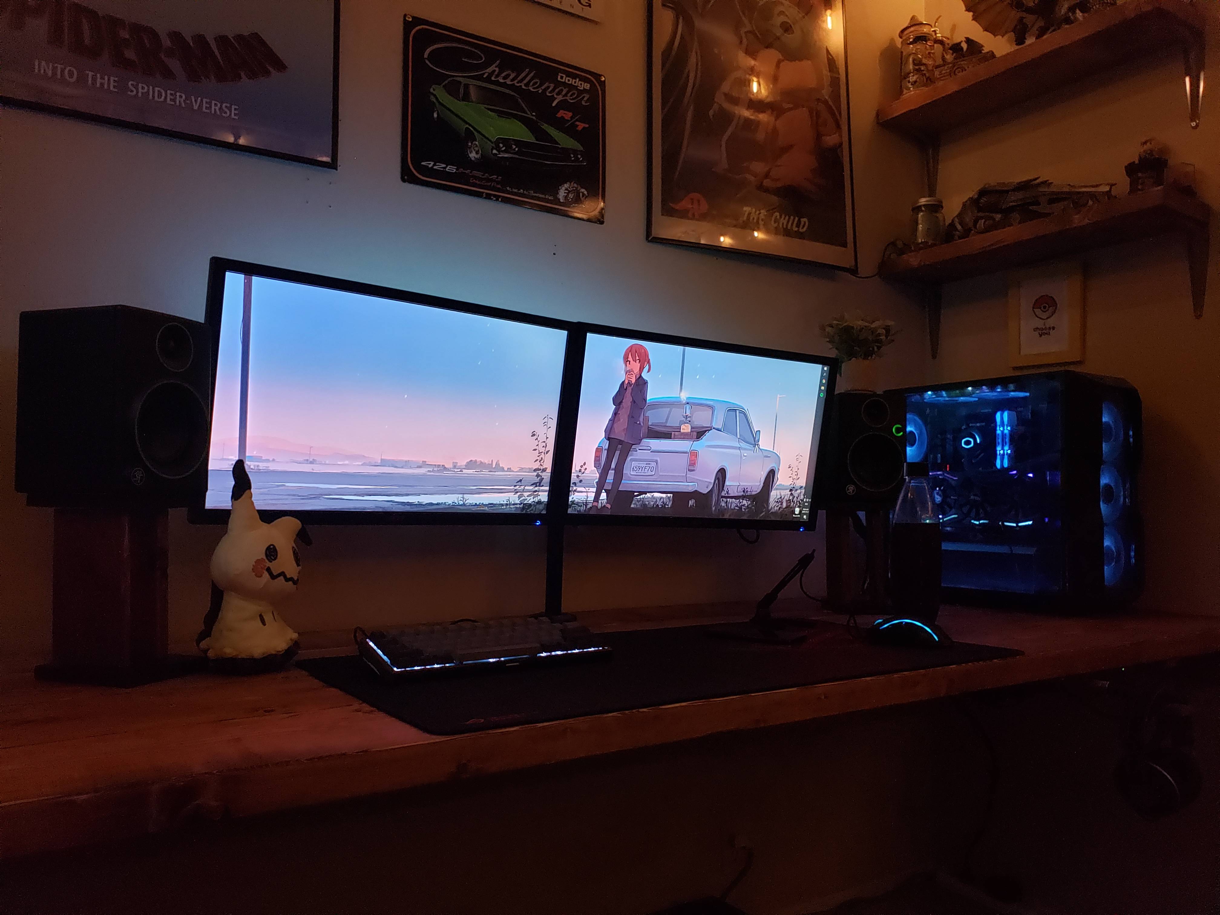 Floating desk and cable management:3 | Scrolller