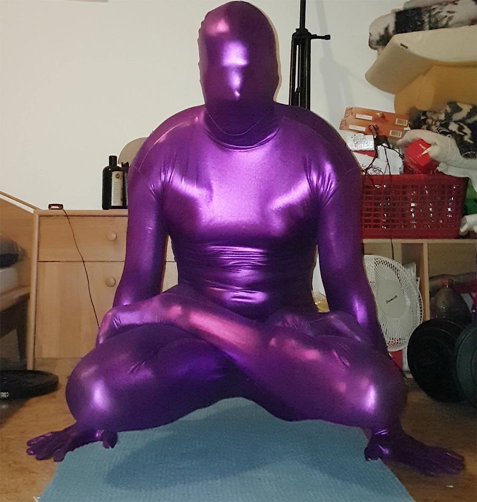 floating | Scrolller