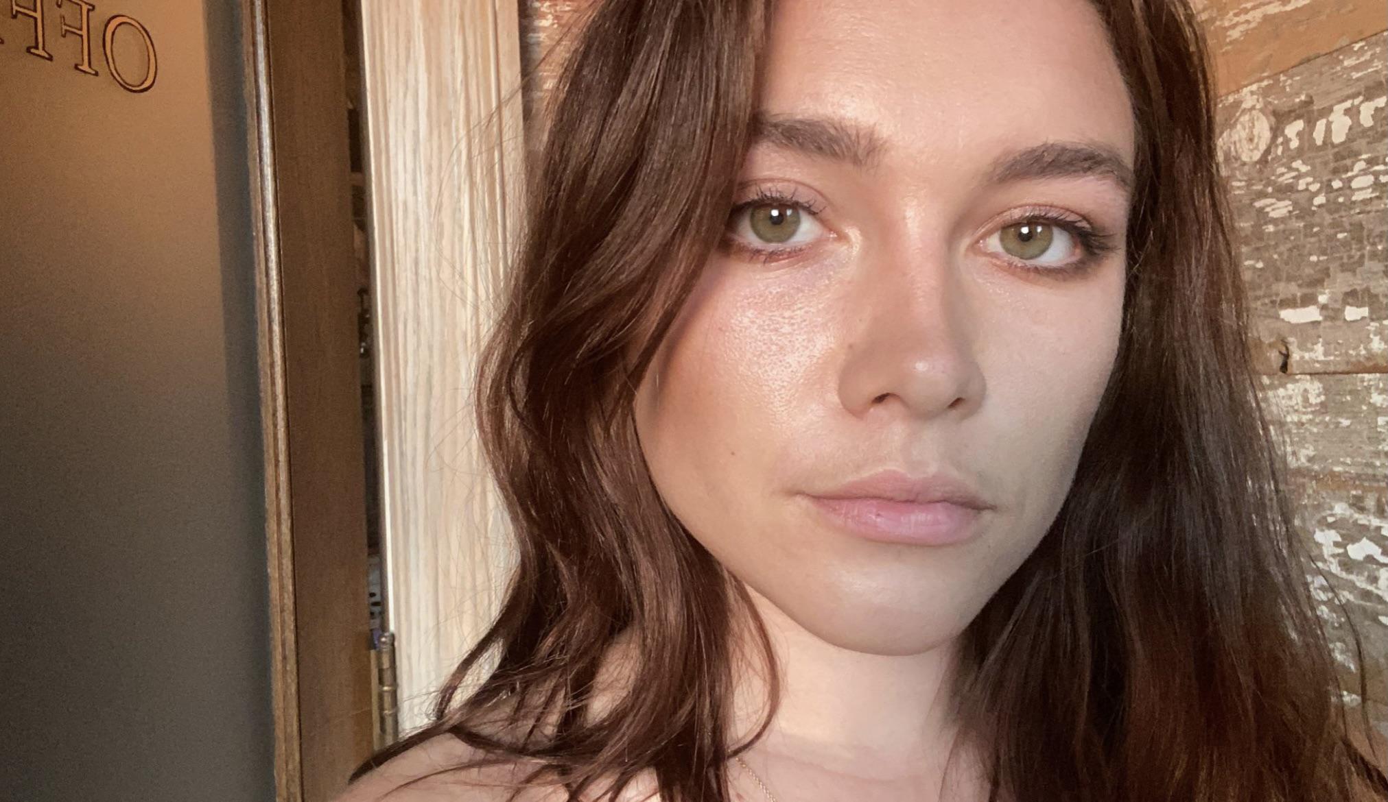 Florence Pugh is absolutely stunning | Scrolller