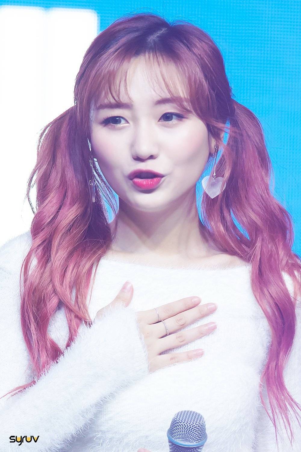 Fluffy Sujeong | Scrolller
