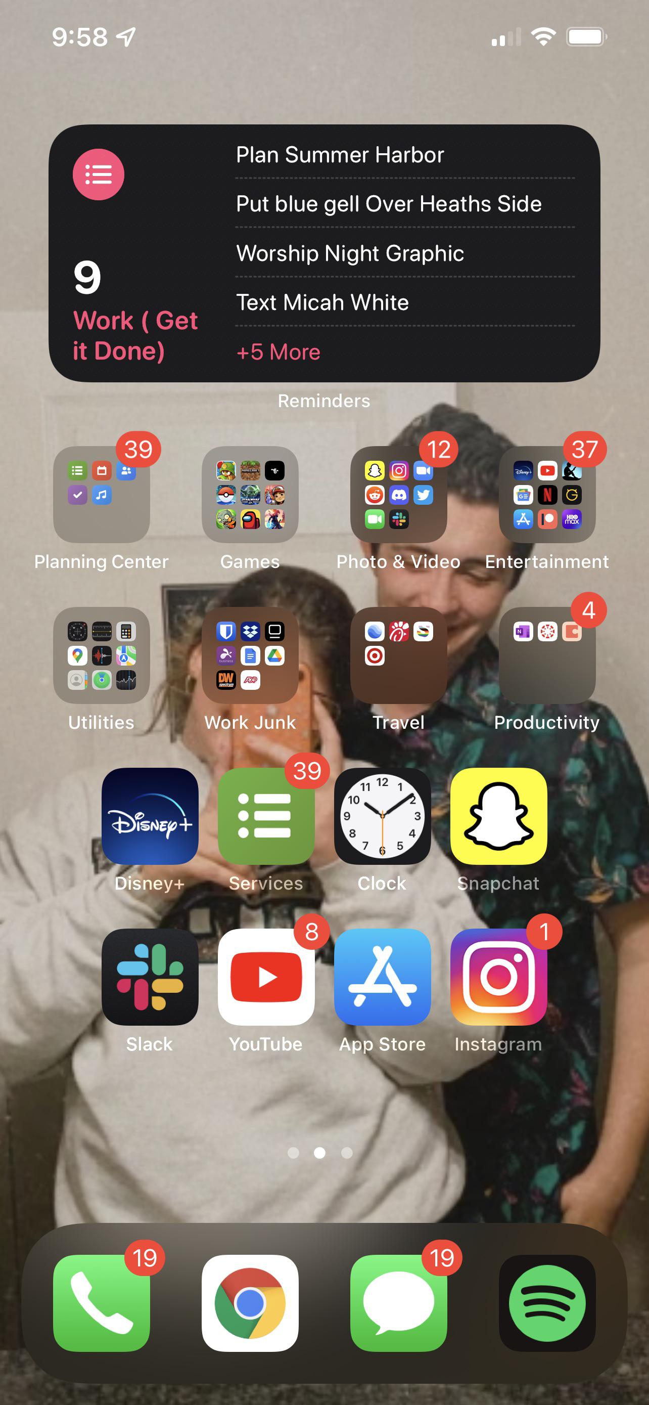 For a brief brief moment IOS 15 Beta 3 let me have different sized apps. Just a brief one (and ...
