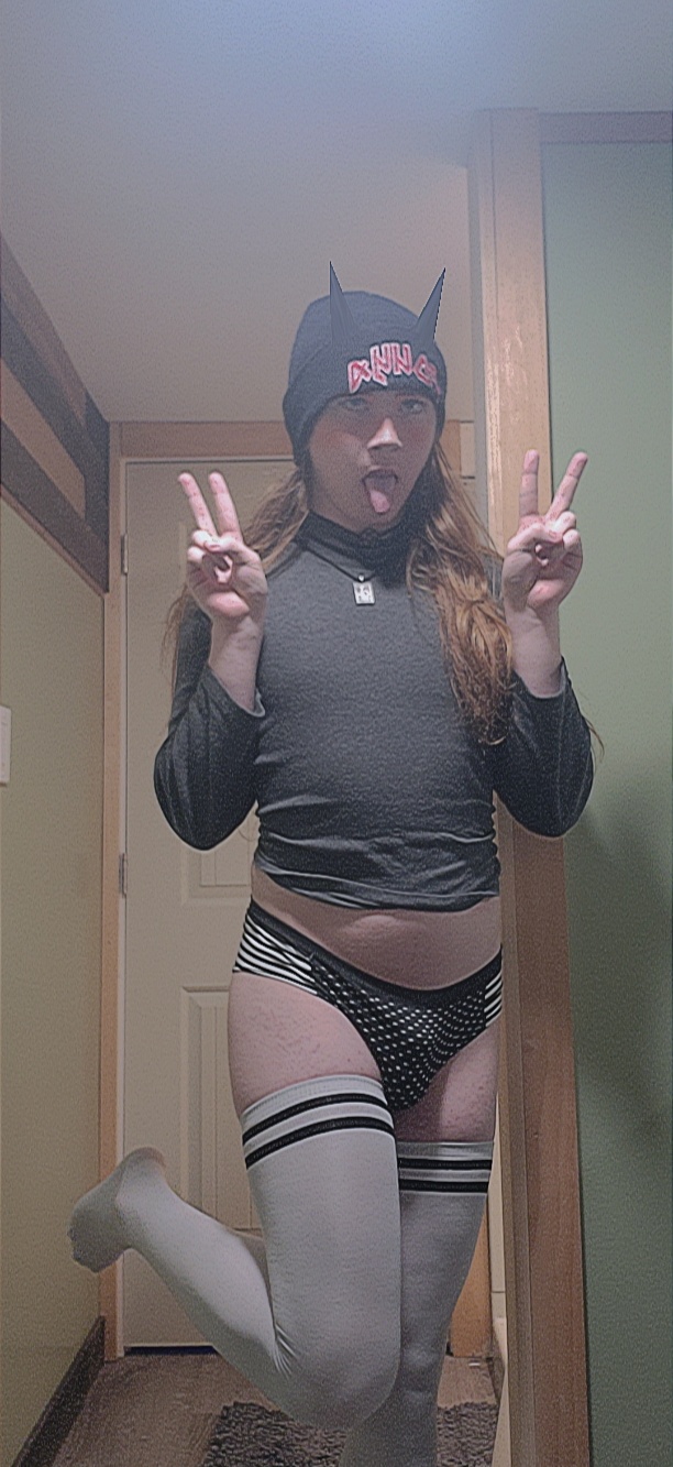 force me to my knees? 🖤 | Scrolller