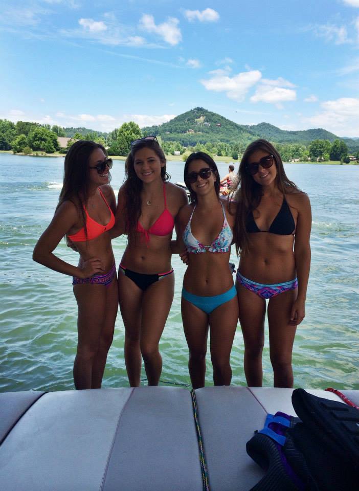 Four friends | Scrolller