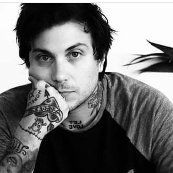 Frank Iero | Scrolller