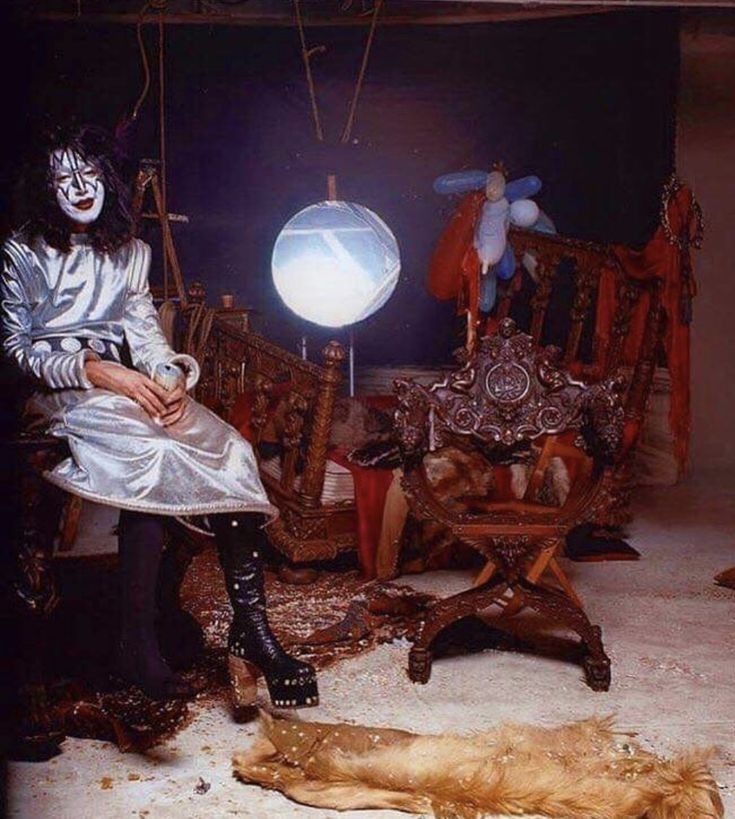 Frehley, Hotter Than Hell photo shoot | Scrolller