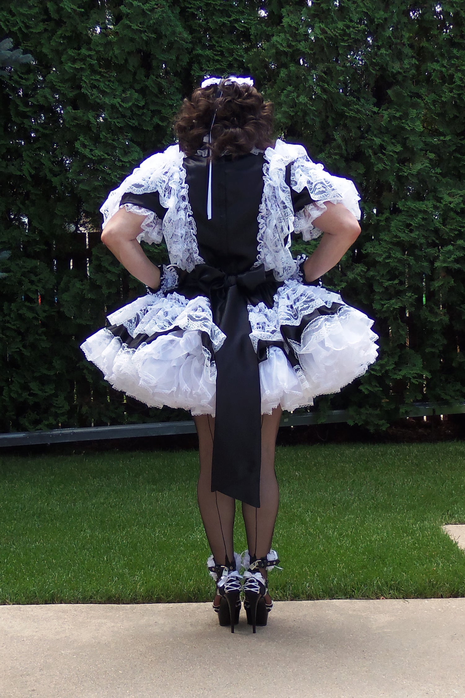 French Maid | Scrolller