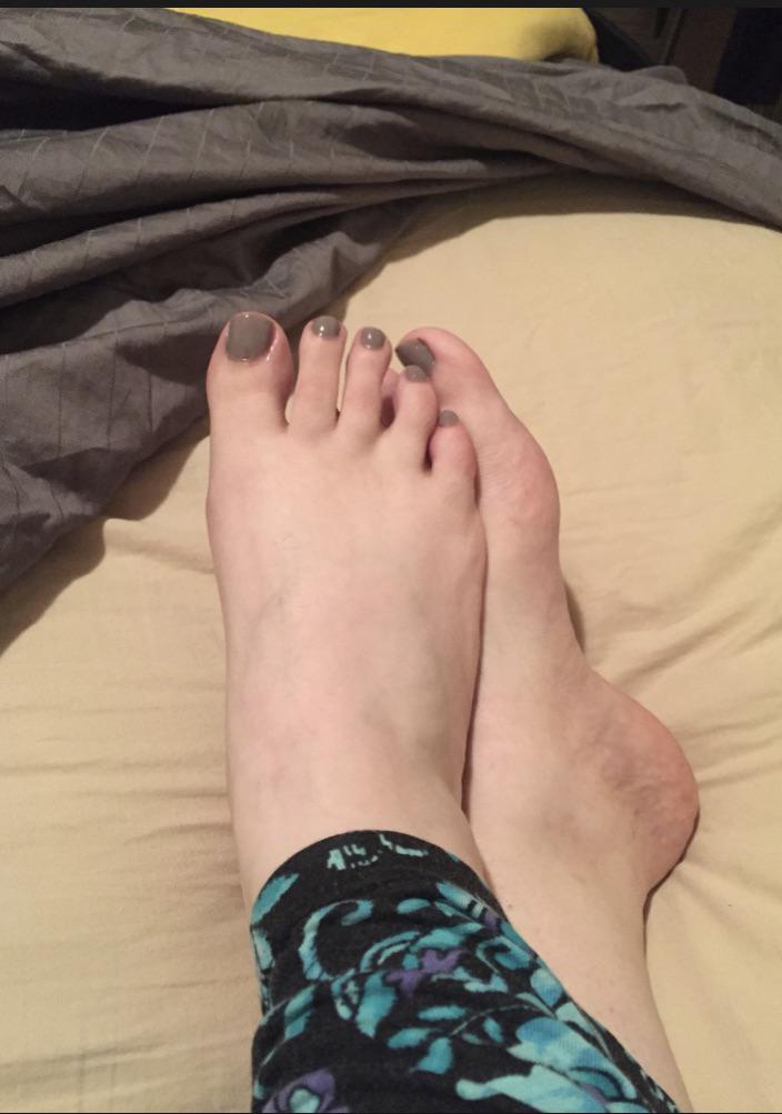 Freshly painted piggies. They need worshipped. | Scrolller