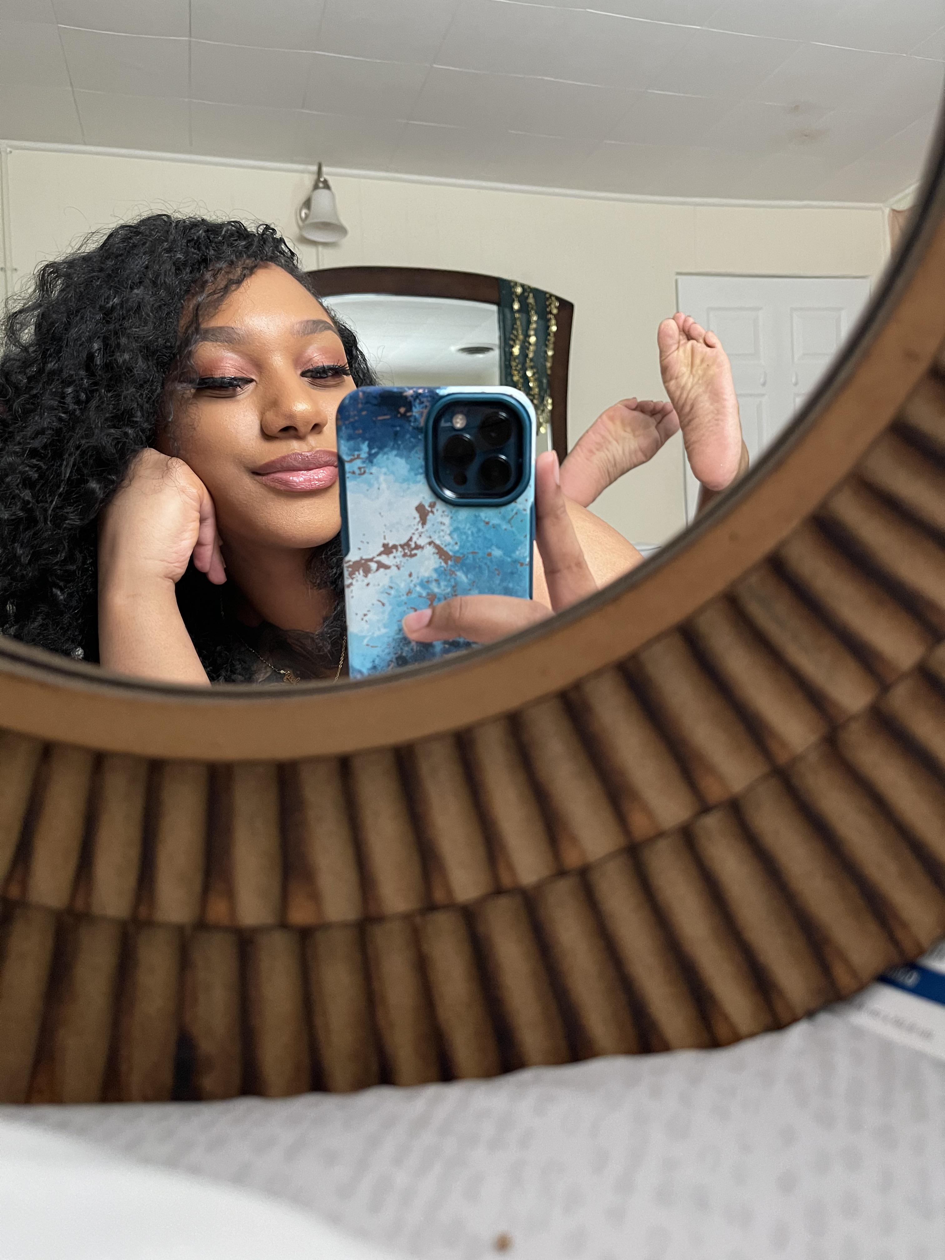 Friday eve [F] | Scrolller