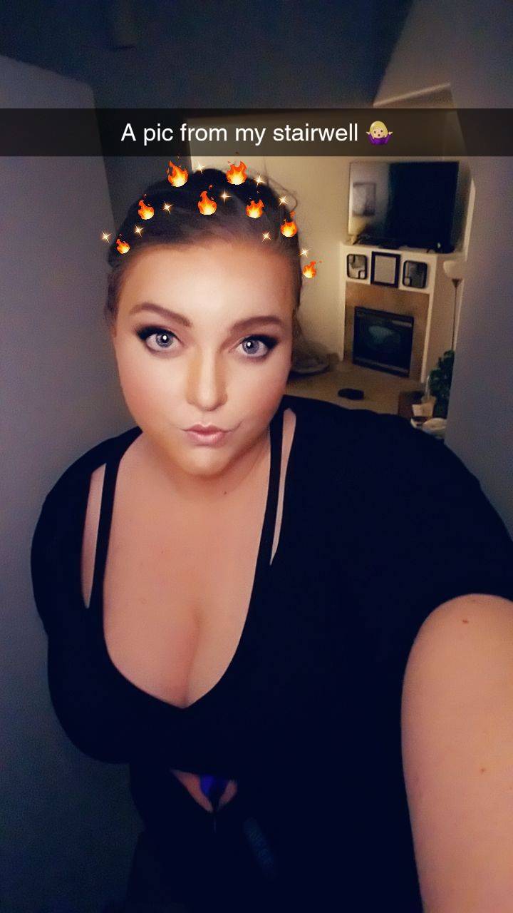 Friday night, tryna get my thot process going | Scrolller