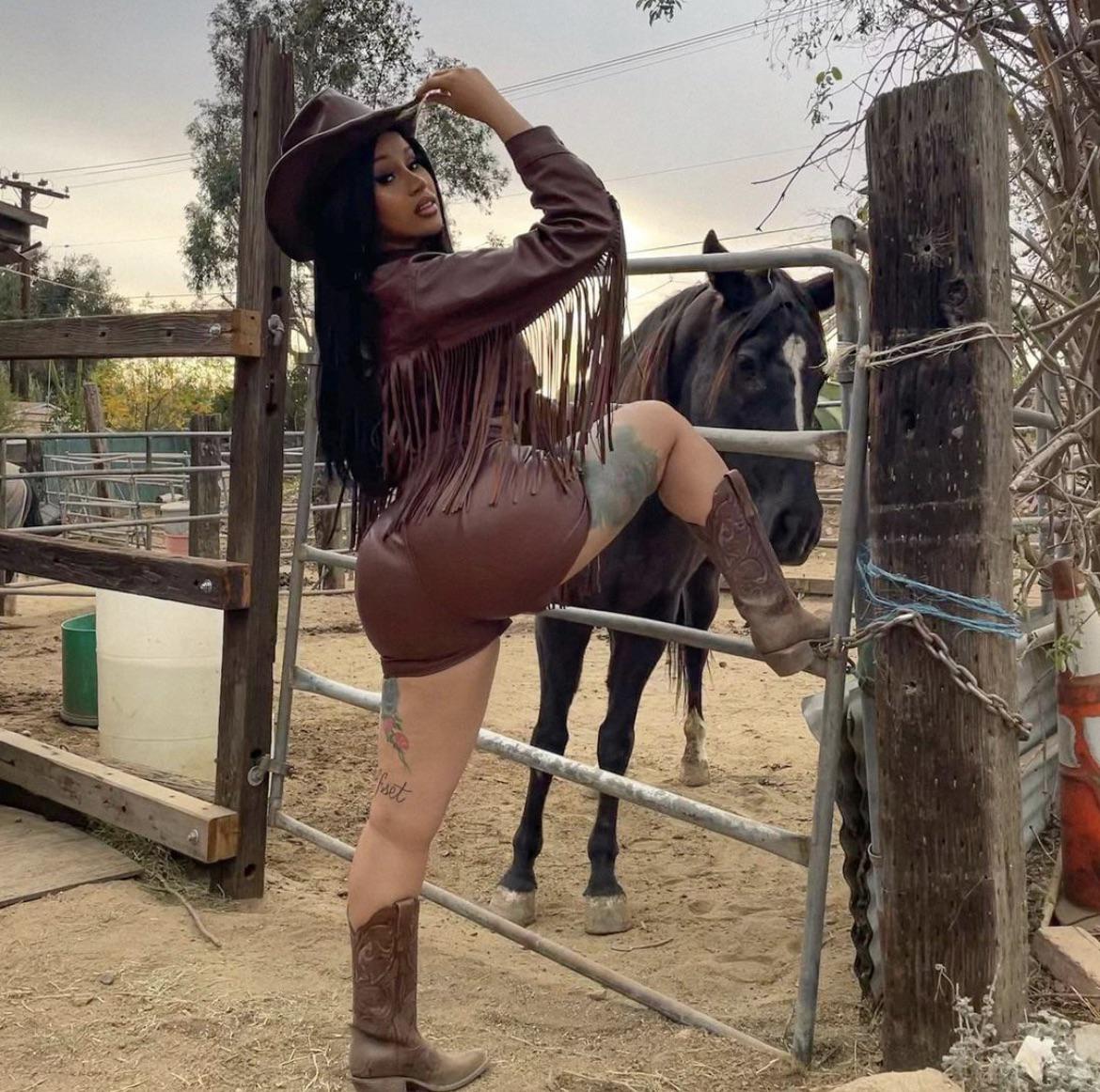 Cowgirl Cardi B 🥰 | Scrolller