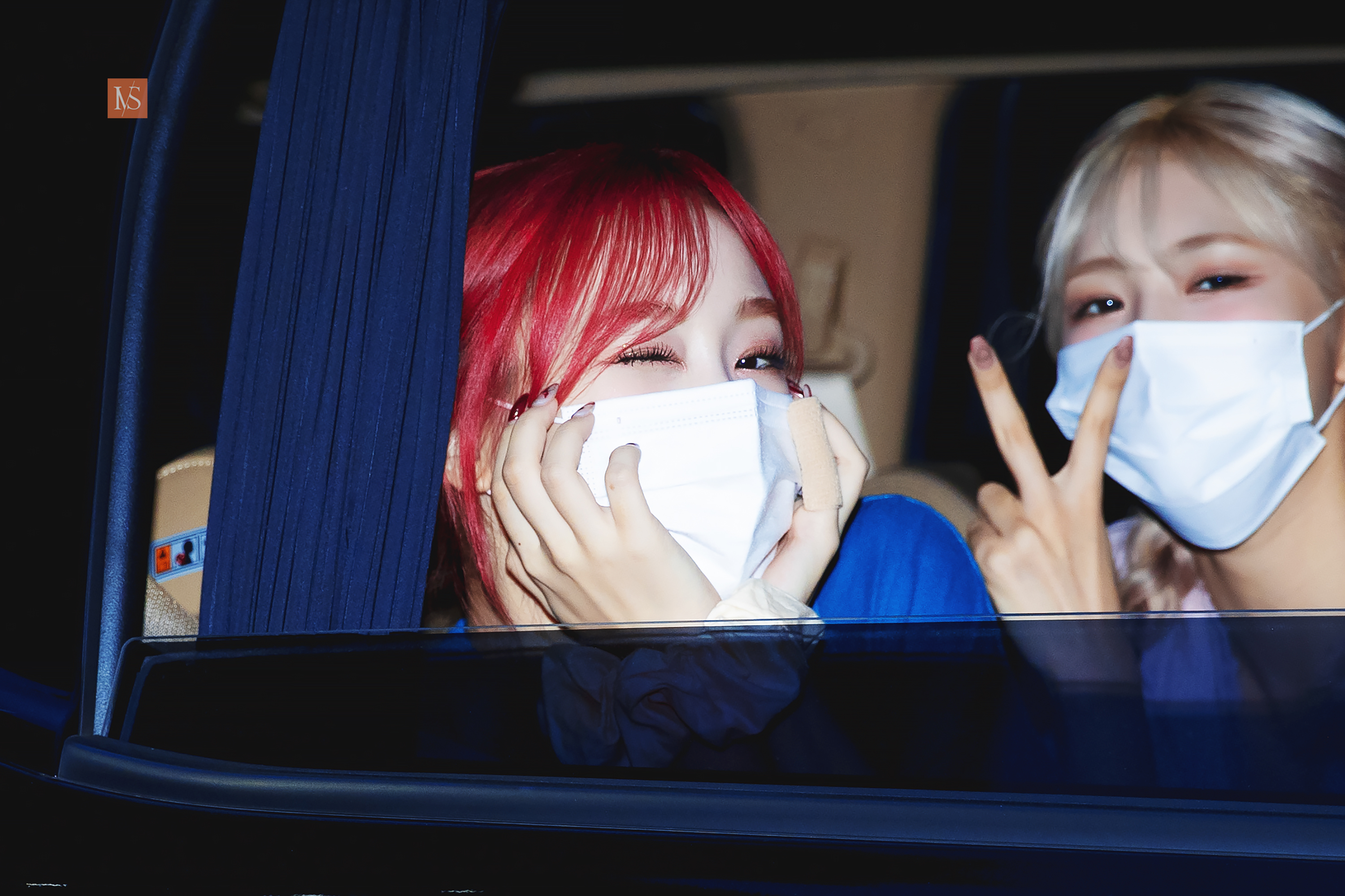 Gahyeon and Yoohyeon | Scrolller