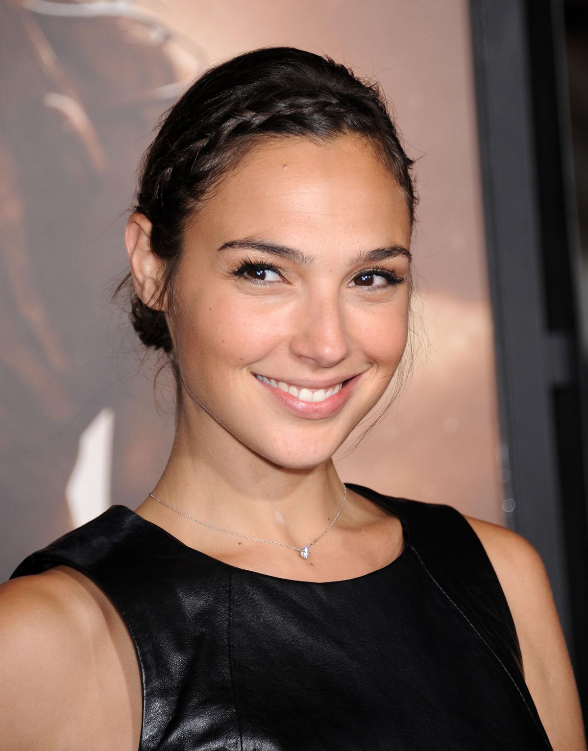 Gal Gadot Scrolller