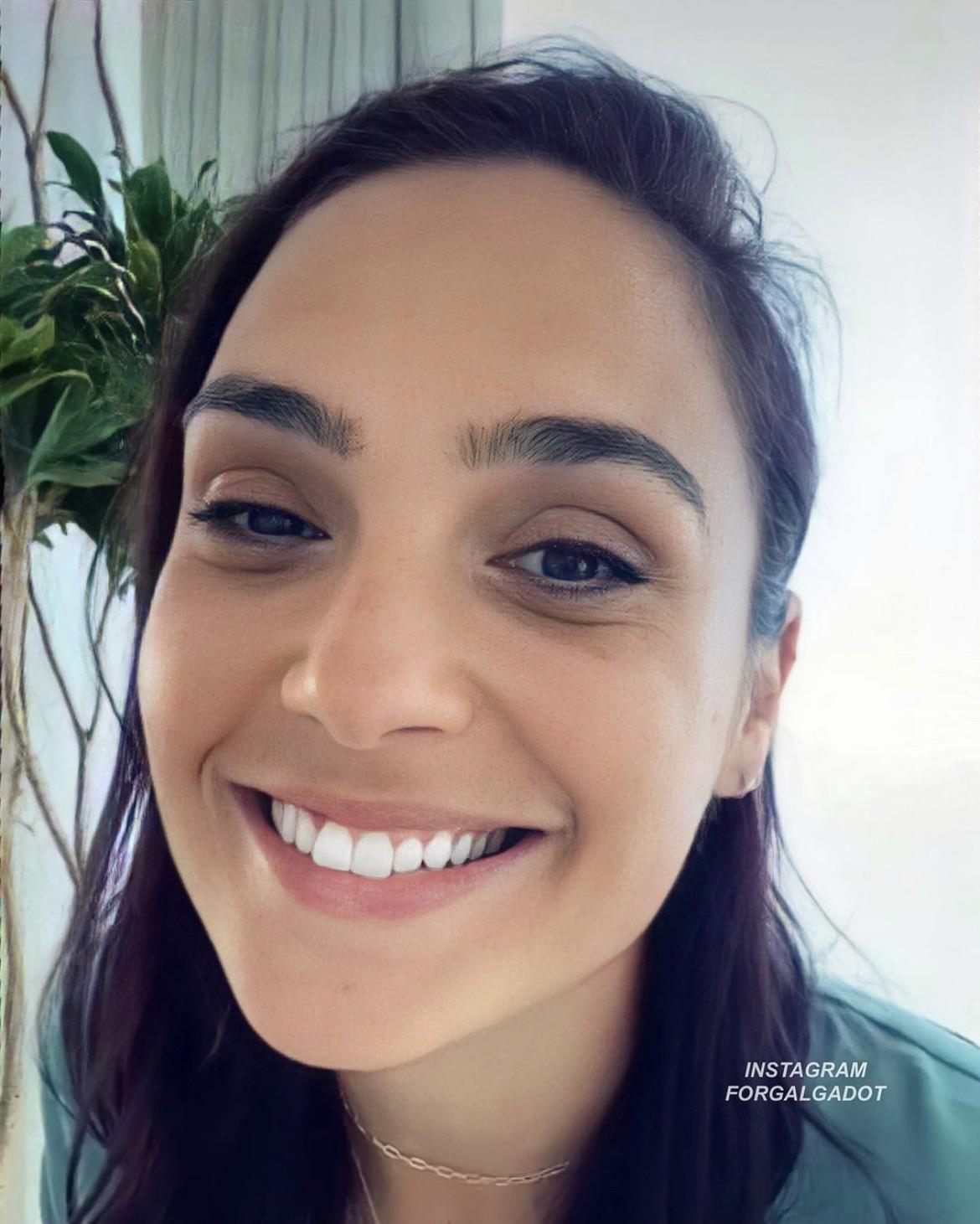 Gal Gadot has the prettiest most fuckable face | Scrolller