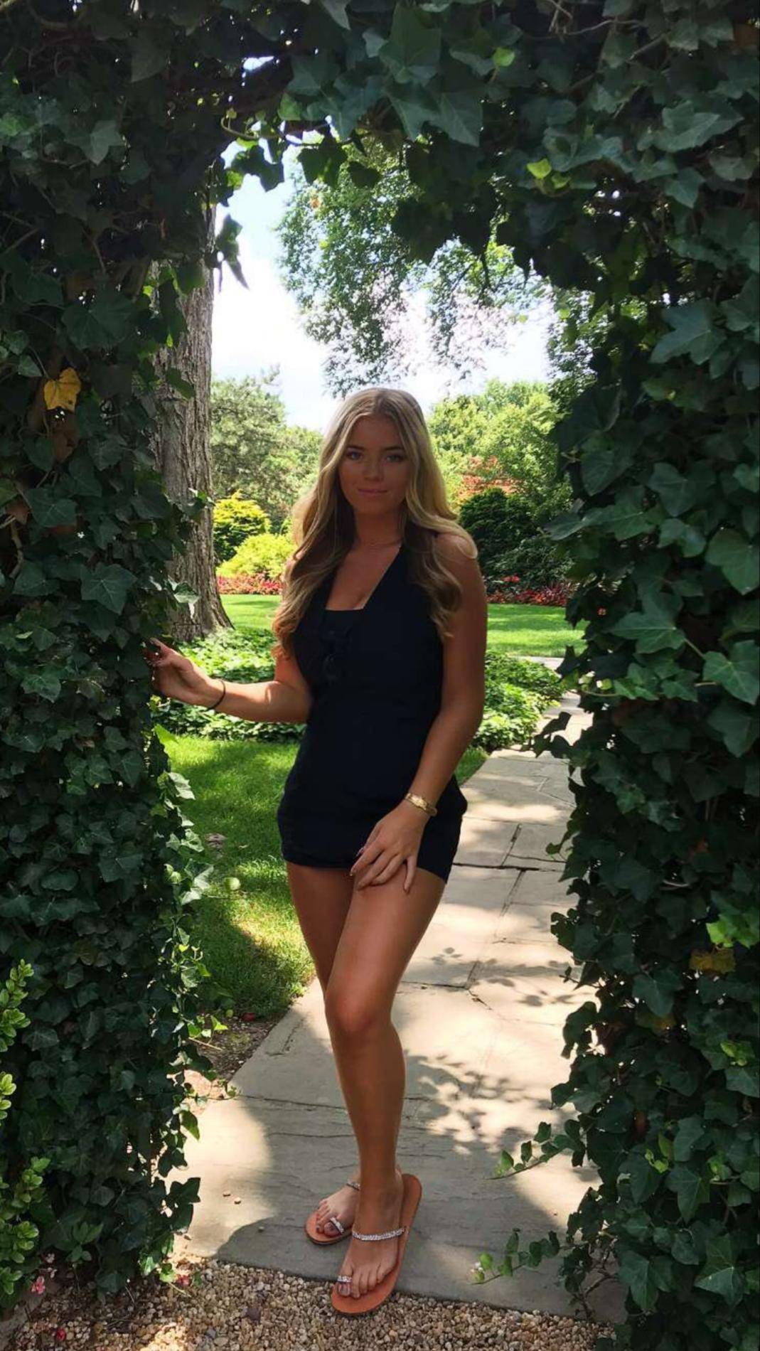 Garden Goddess Scrolller
