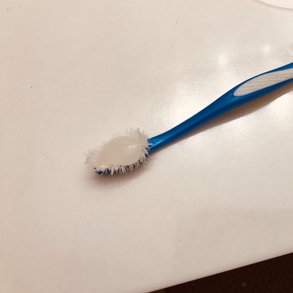 Gave sis some of my toothpaste | Scrolller