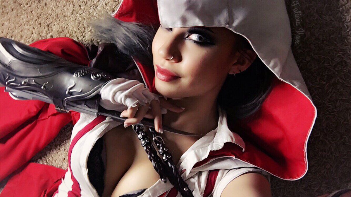 Genderbend Ezio Auditore Cosplay from Assassin's Creed 2 | Scrolller