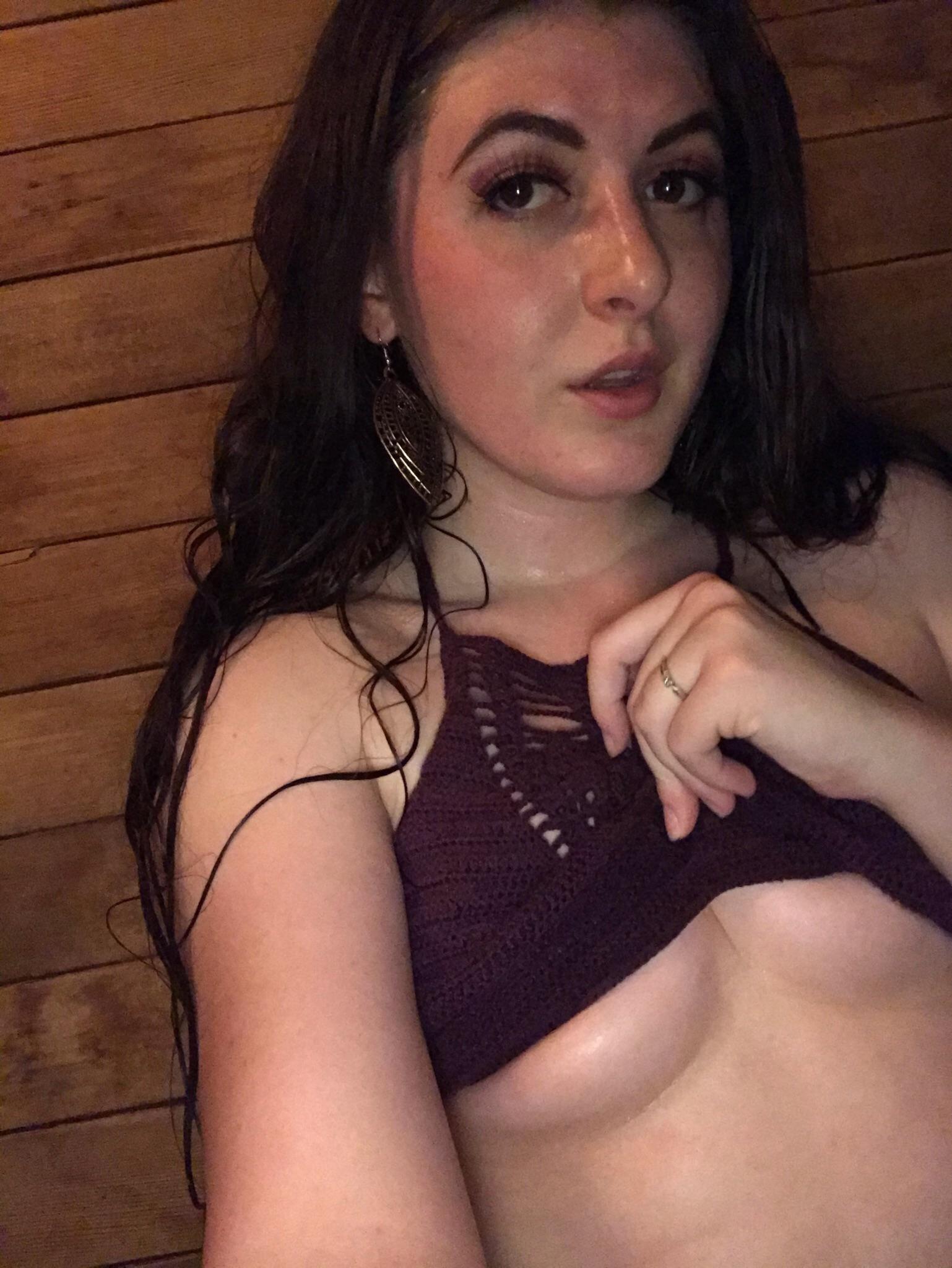 Getting my sweat on in the sauna 🤒🔥 | Scrolller