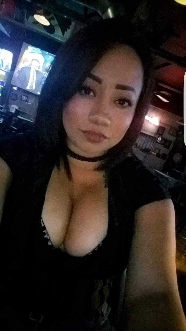 Getting some attention at the bar ;) | Scrolller