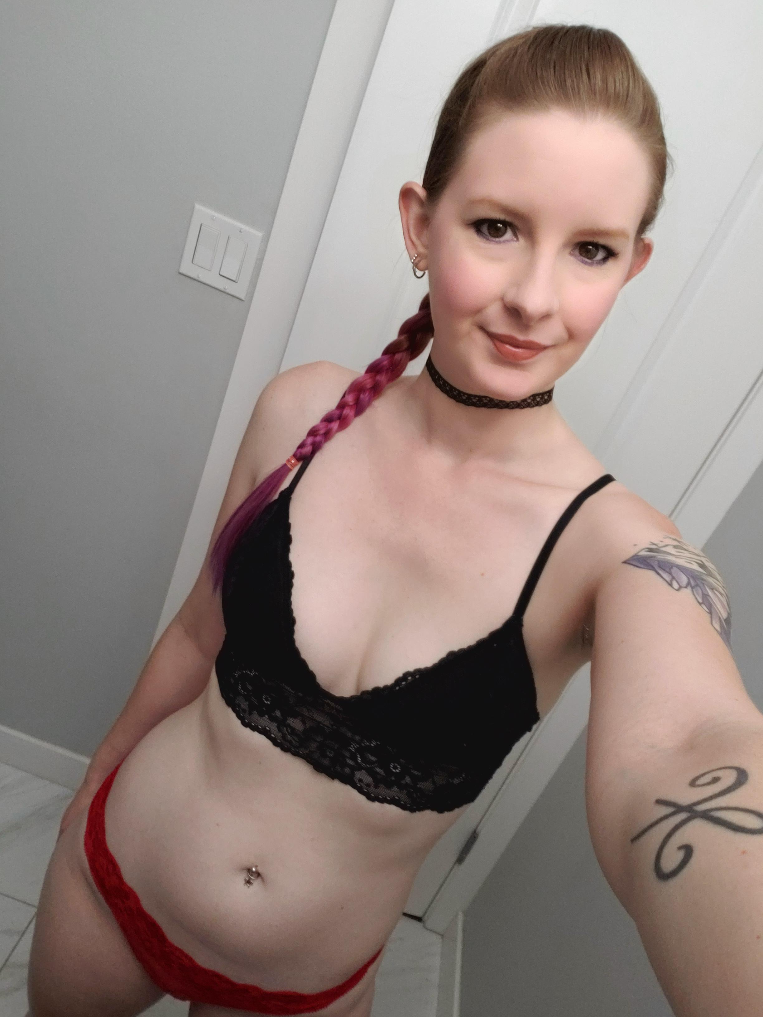 Getting some Princess Leia captured by Jabba the Hutt vibes. 👑 | Scrolller