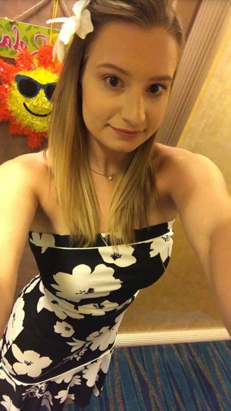 Gfe Back From My Cruise Ready To Put My Feet Up And Spend Some Time With You Scrolller