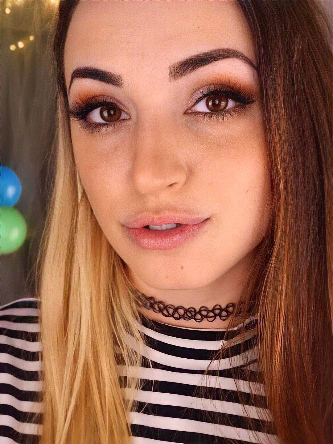 Gibi ASMR | Scrolller