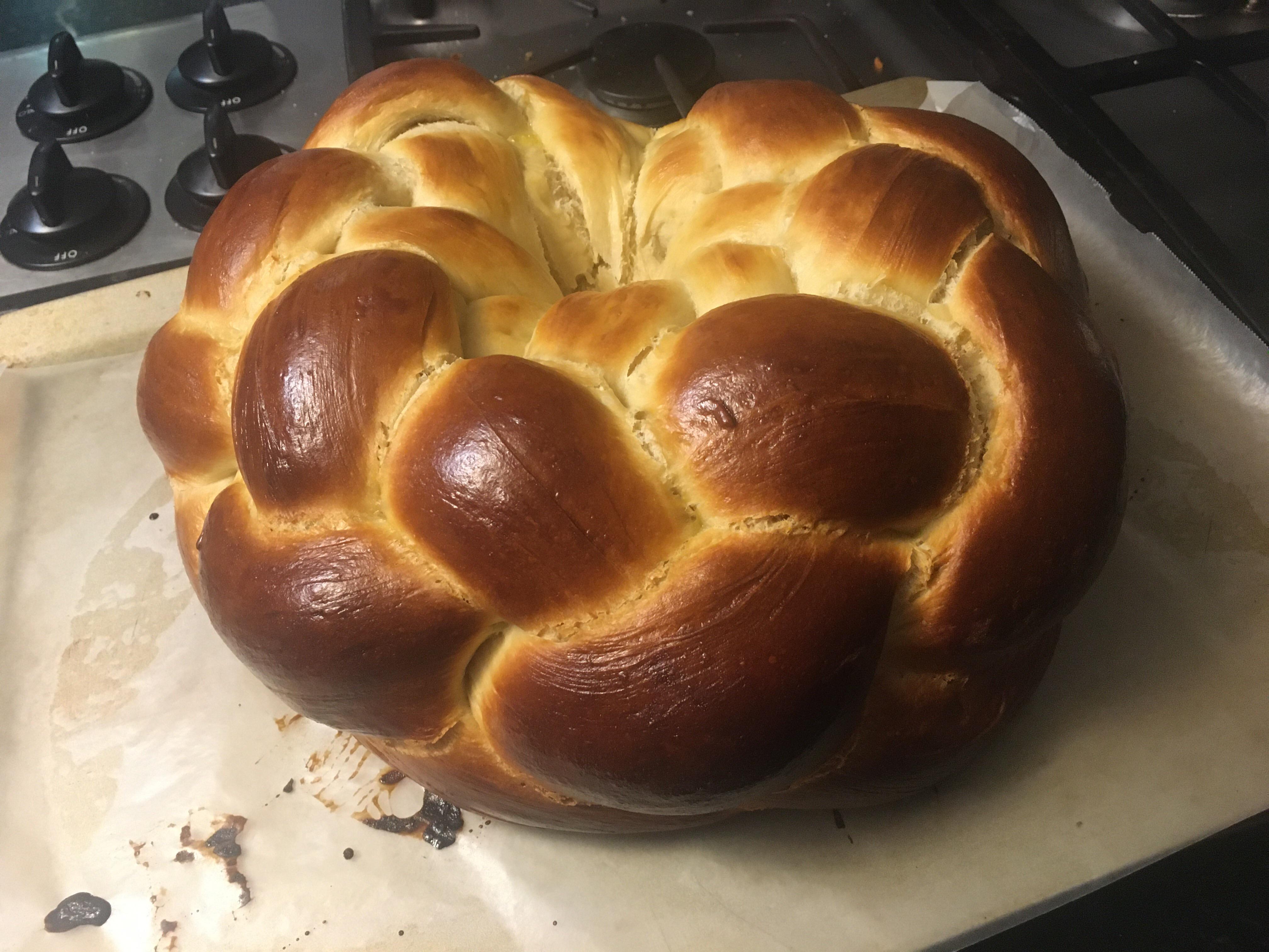 Gigantic challah | Scrolller