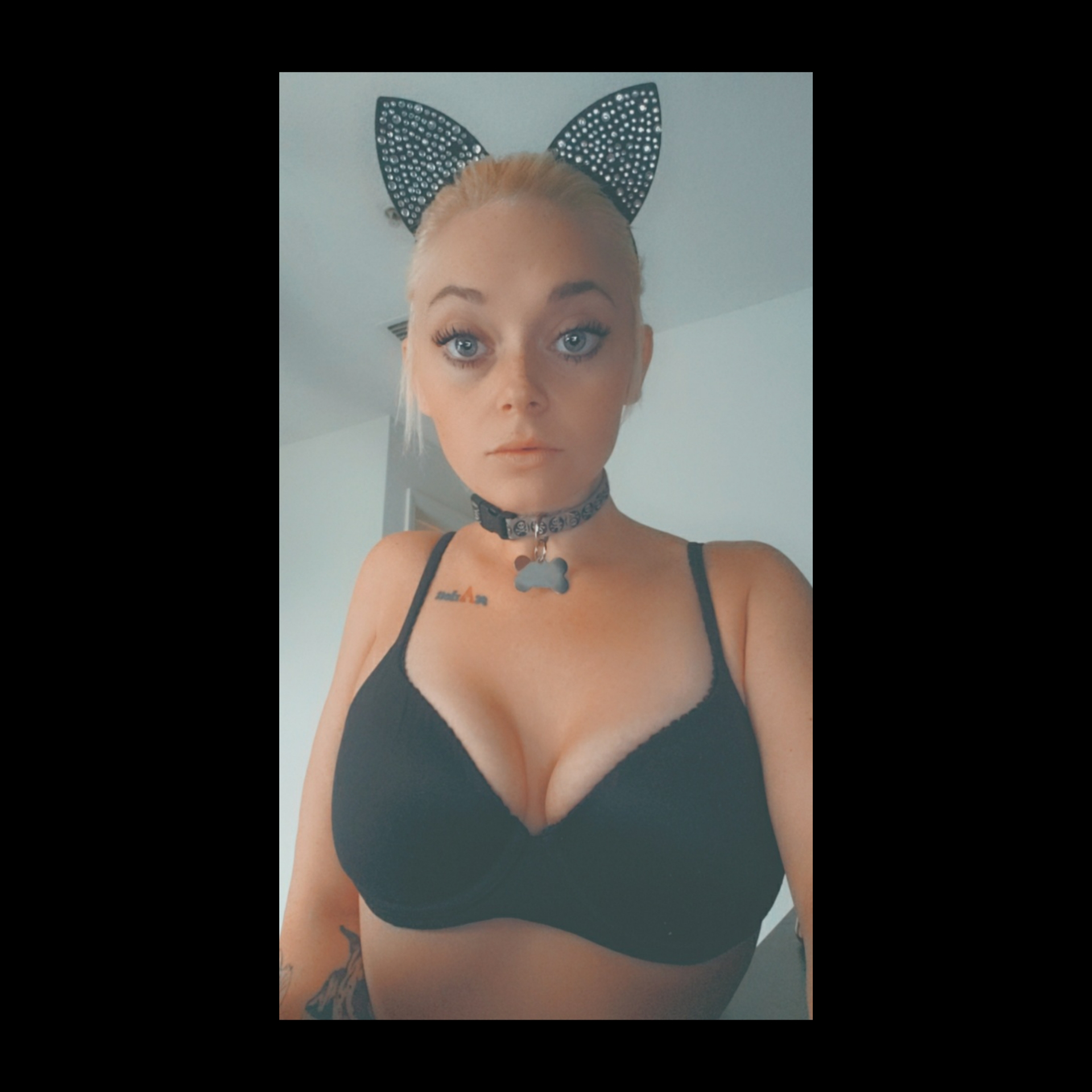 Give me all your milky cum🐈‍⬛ | Scrolller