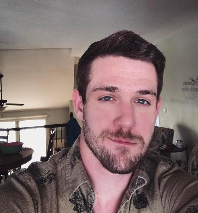 Gloomy day in Missouri, but still smiling 🤓 | Scrolller