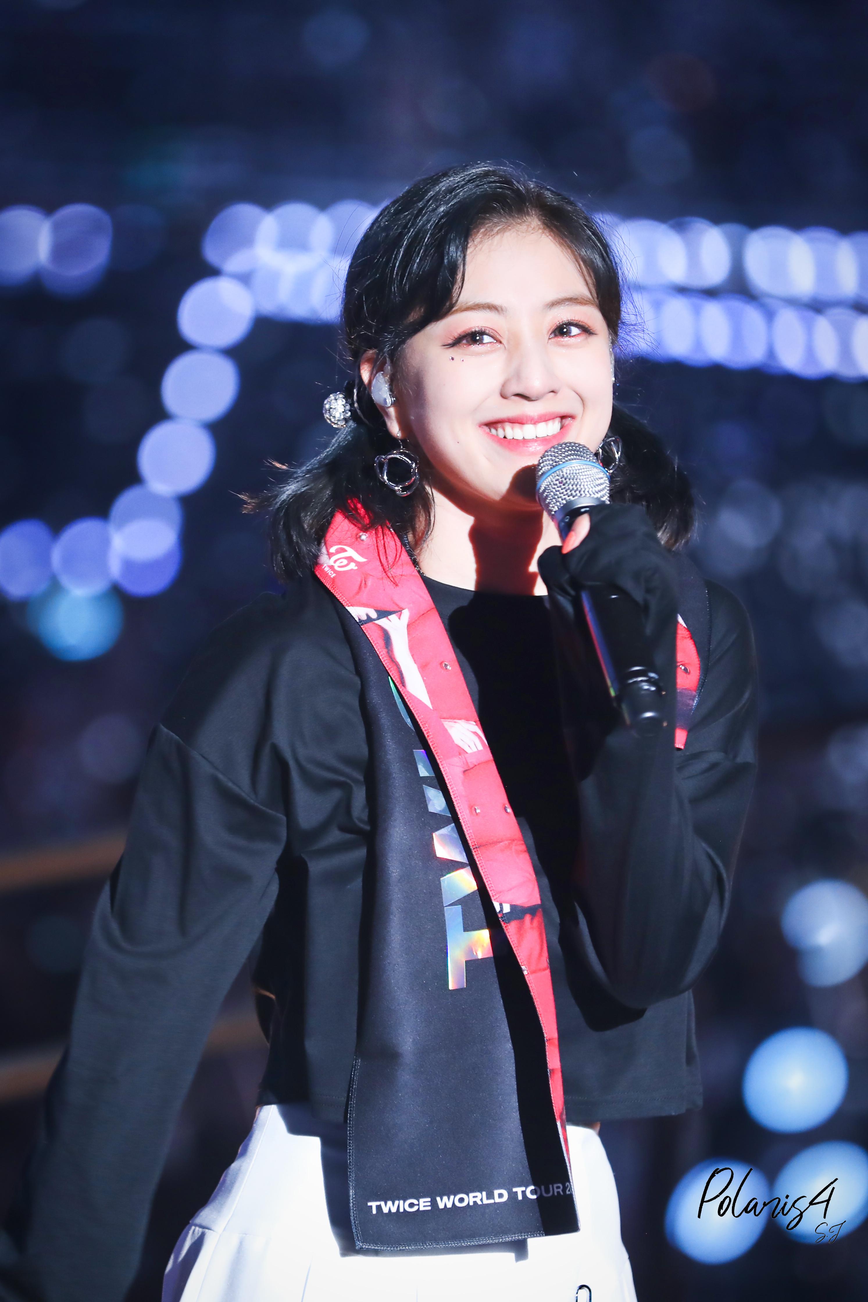 Glowing Jihyo | Scrolller