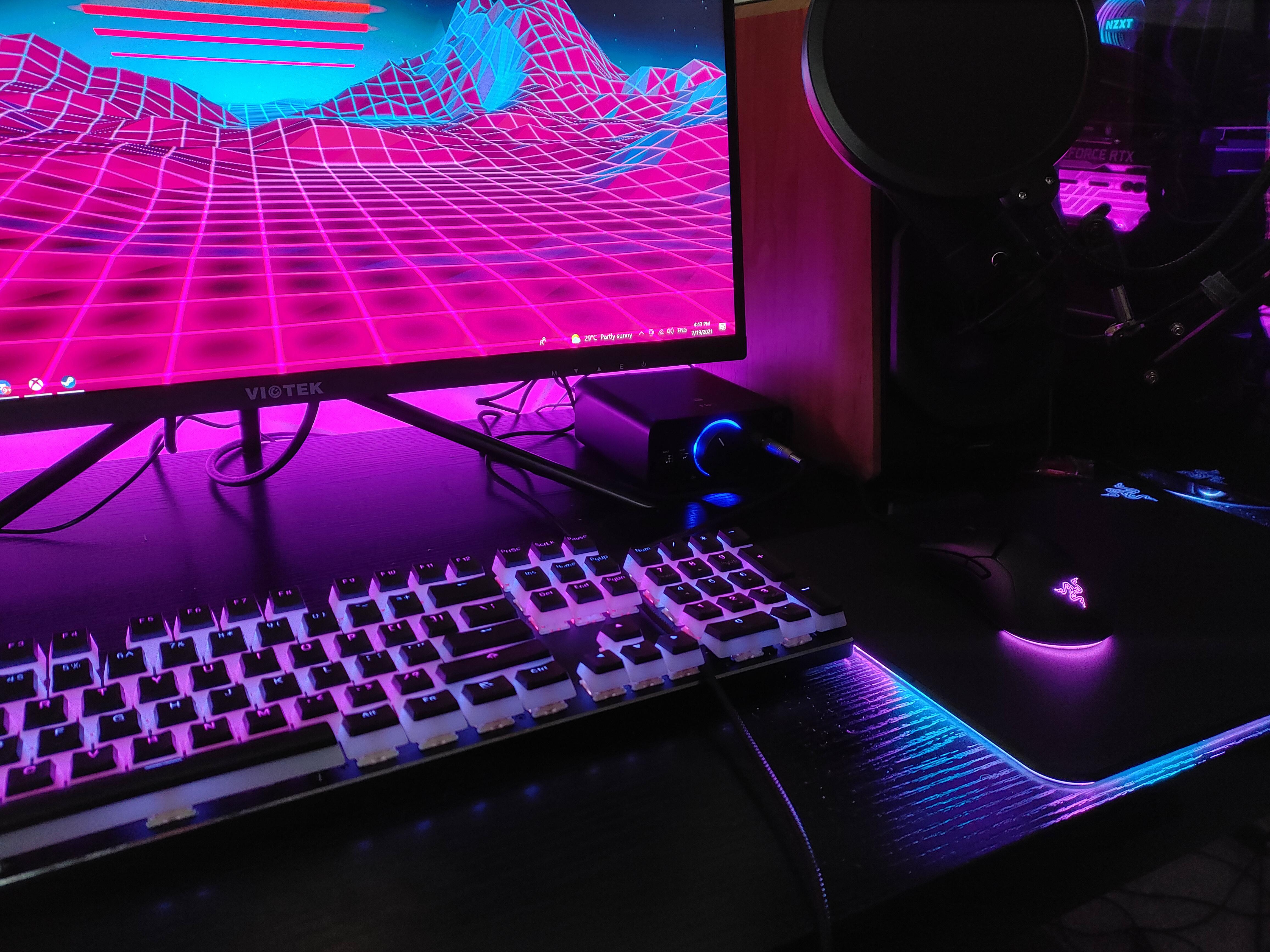 GMMK Barebones + Lubed Glorious Pandas | Scrolller