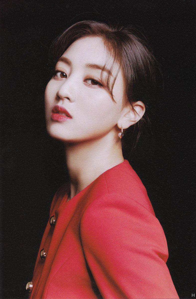 God Jihyo | Scrolller