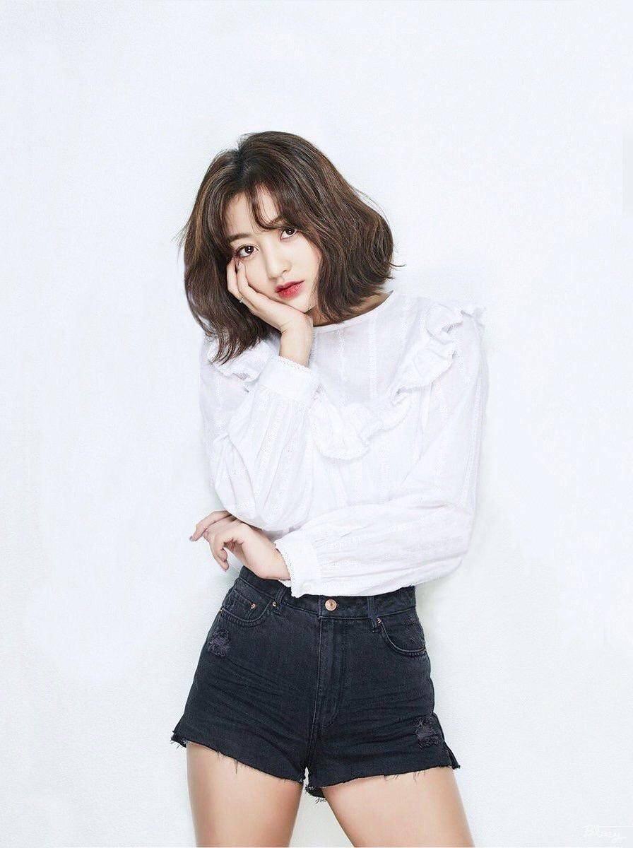 God Jihyo | Scrolller