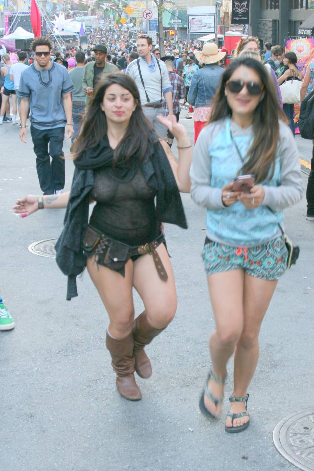 Goddess in mesh | Scrolller