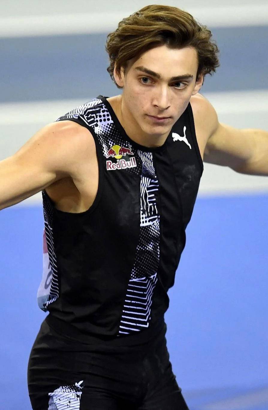 Gold medalist and unfairly handsome — US/Swedish pole vaulter Armand ...