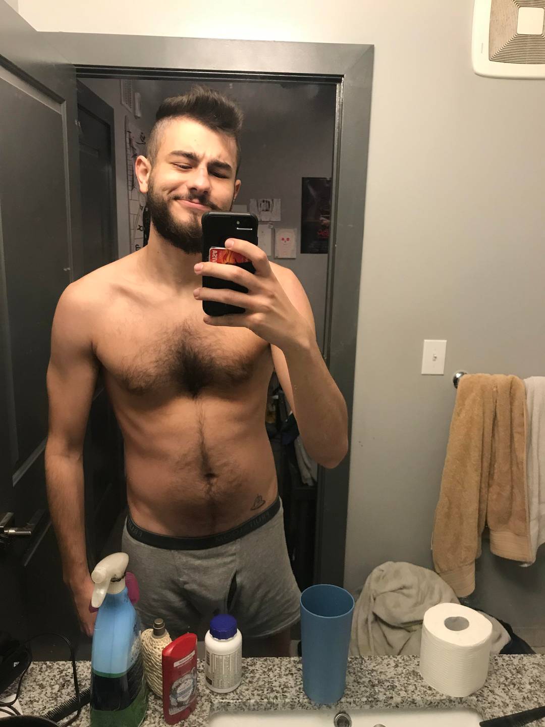 Good evening boys | Scrolller