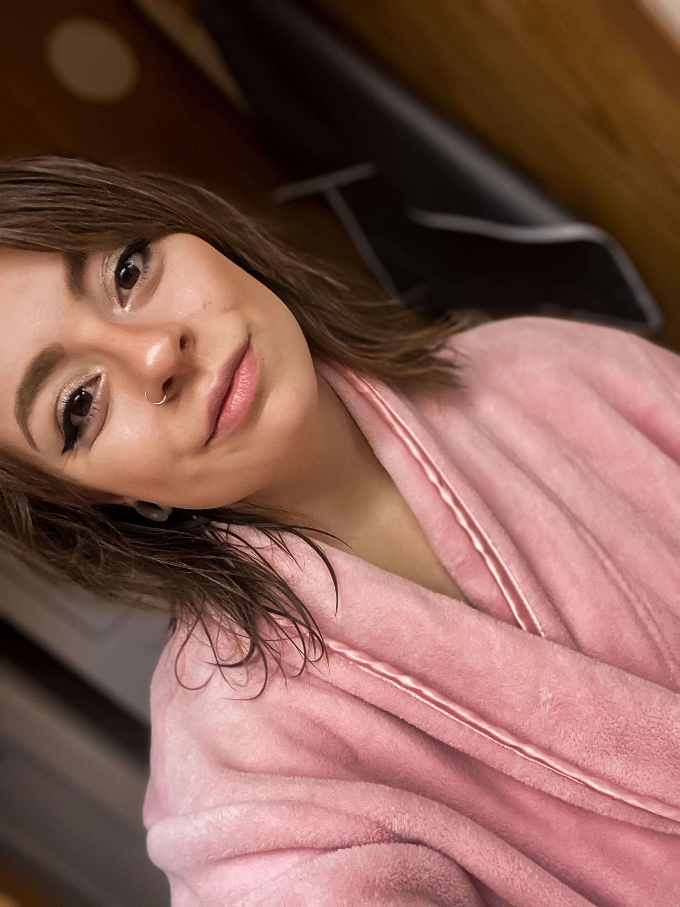 Good morning ladies and gentlemen (F18+) | Scrolller