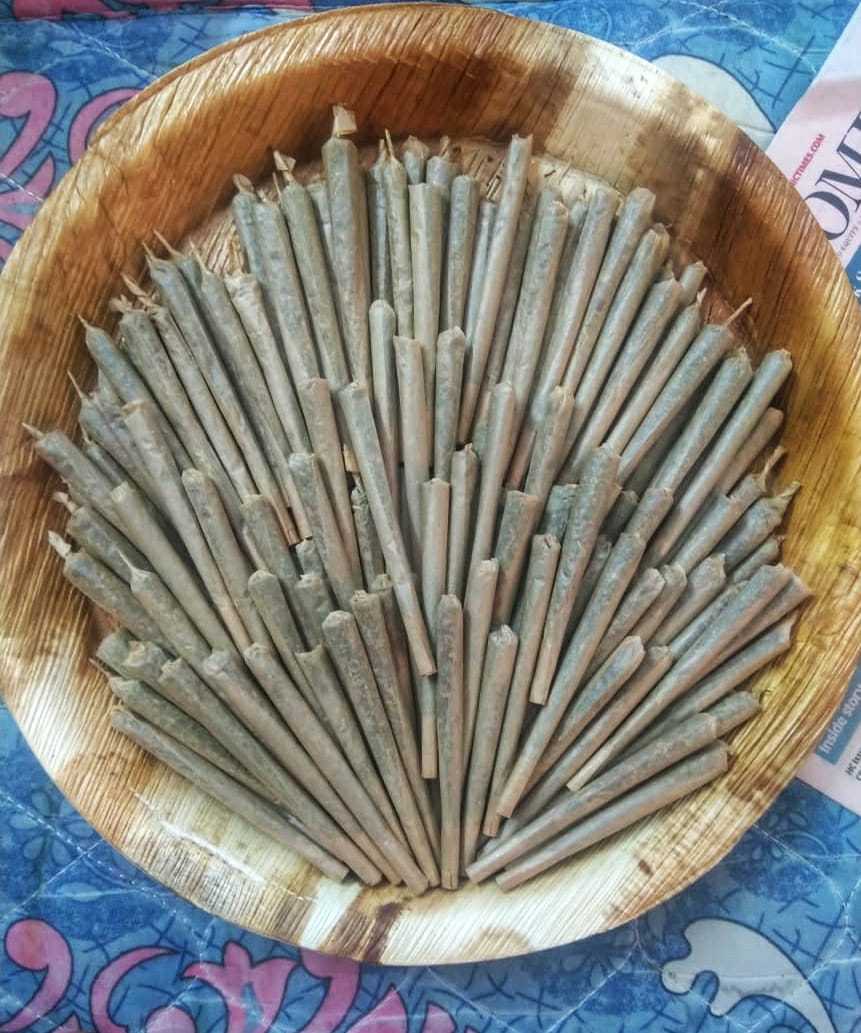 Good Ol' Days! Ganja party at college! GoT feels. Let me know your crazy experiences in college ...