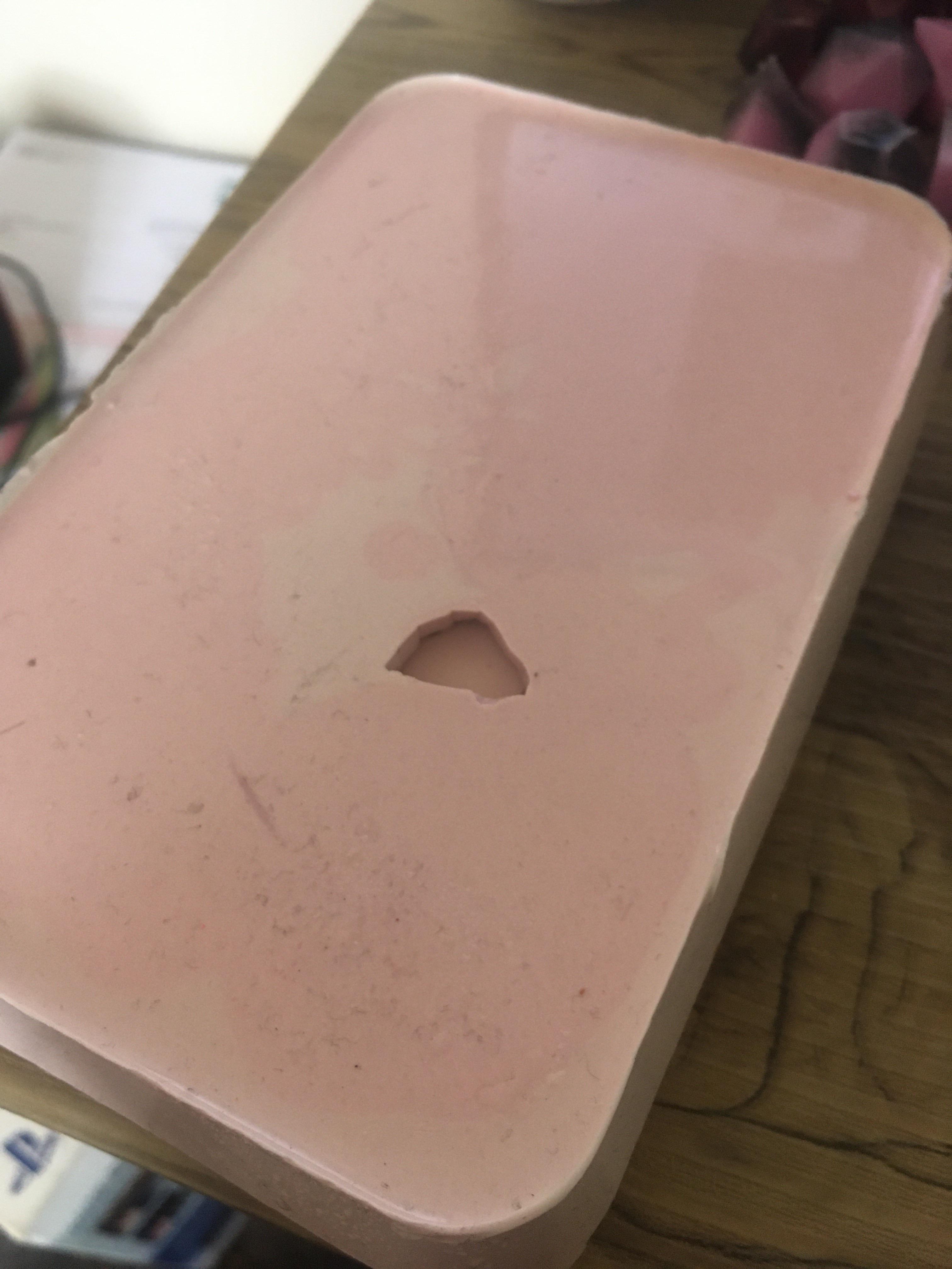 Good or bad idea to add a hole in your mold for extra resin? | Scrolller