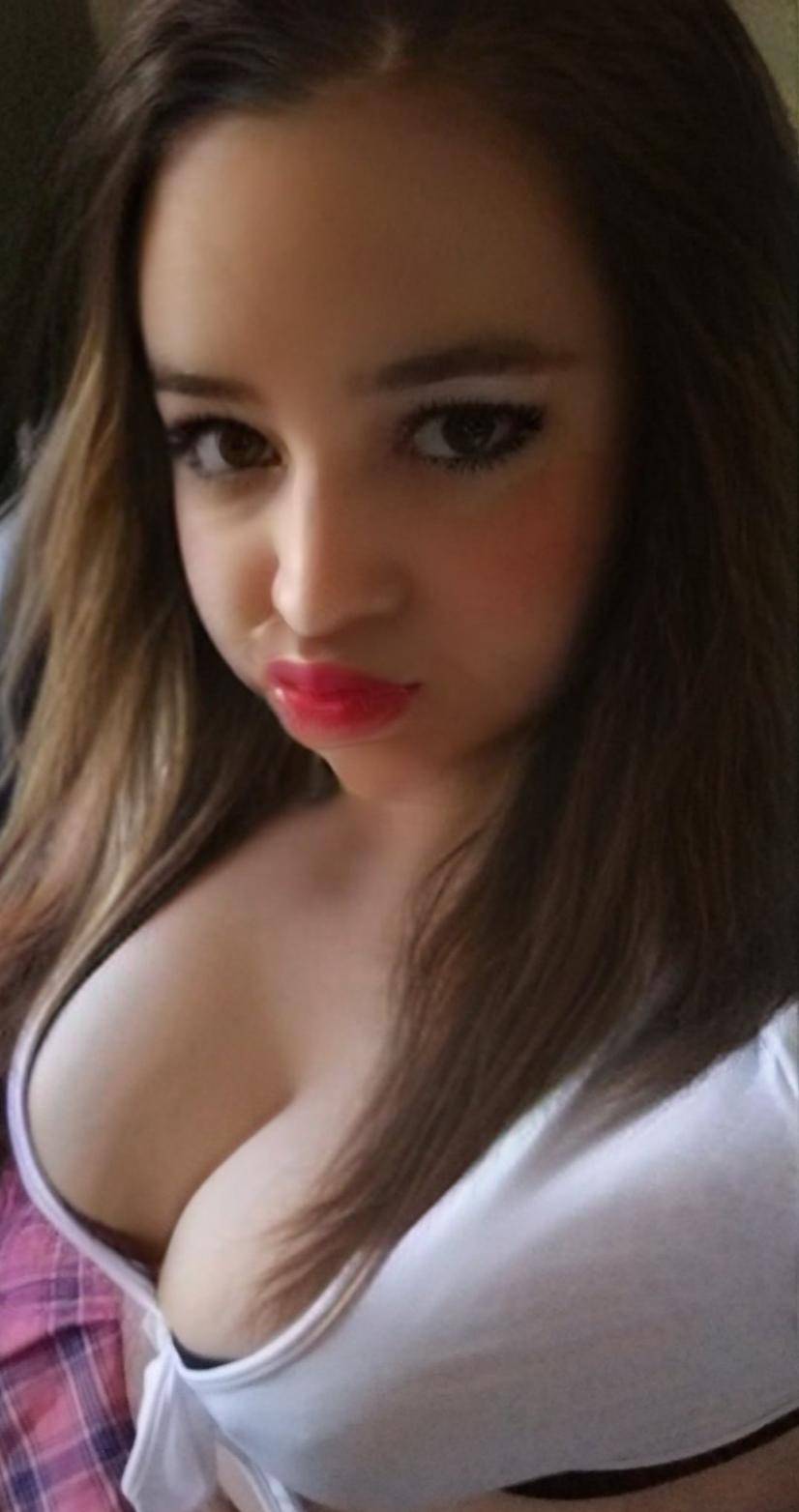 Got anything to teach this dirty schoolgirl? 😇😈 | Scrolller