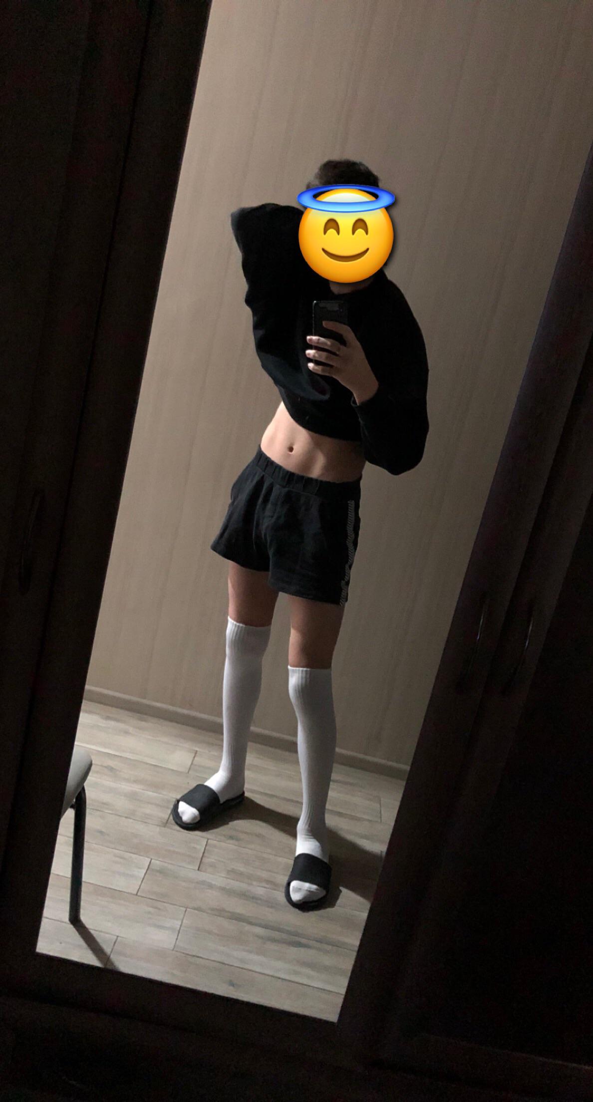 Got bored so here’s another selfie :3 | Scrolller