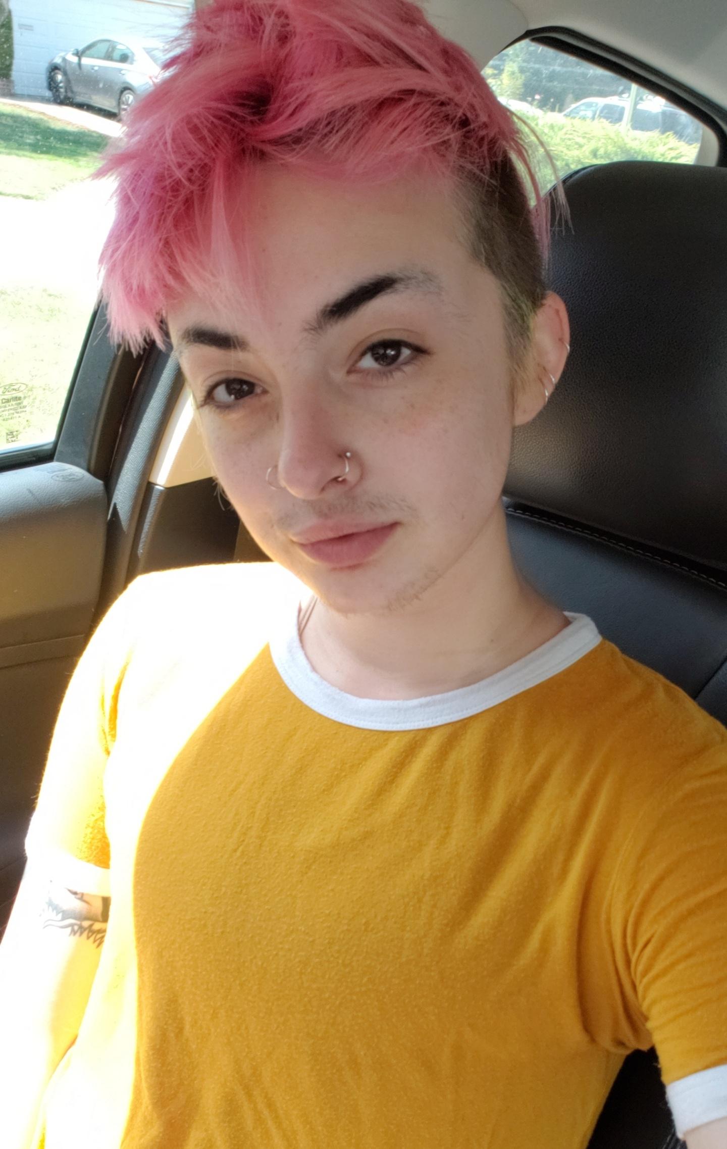 Got my first binder and celebrated my first month on T 😌💖 | Scrolller