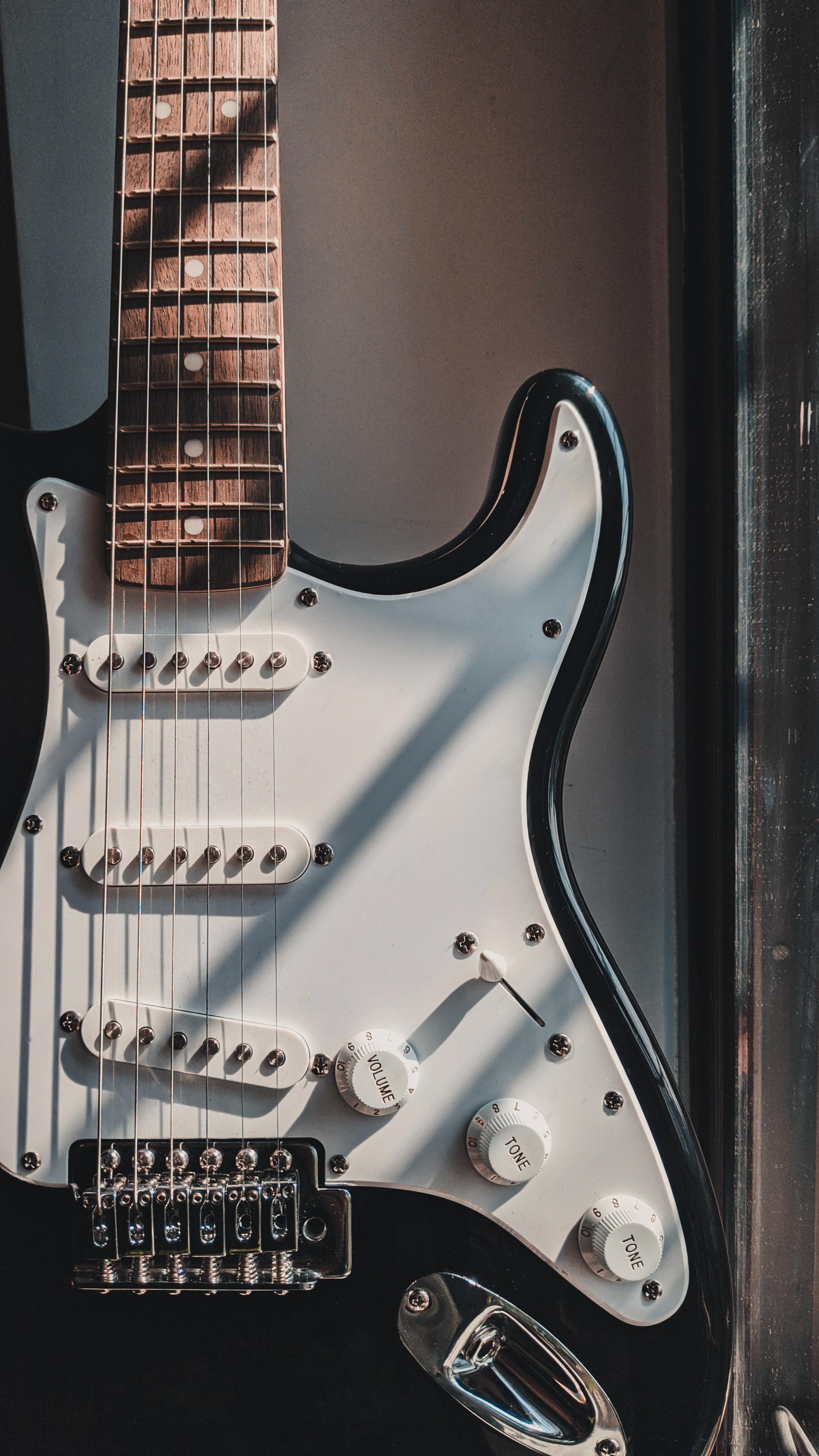 Got my first electric guitar today. | Scrolller