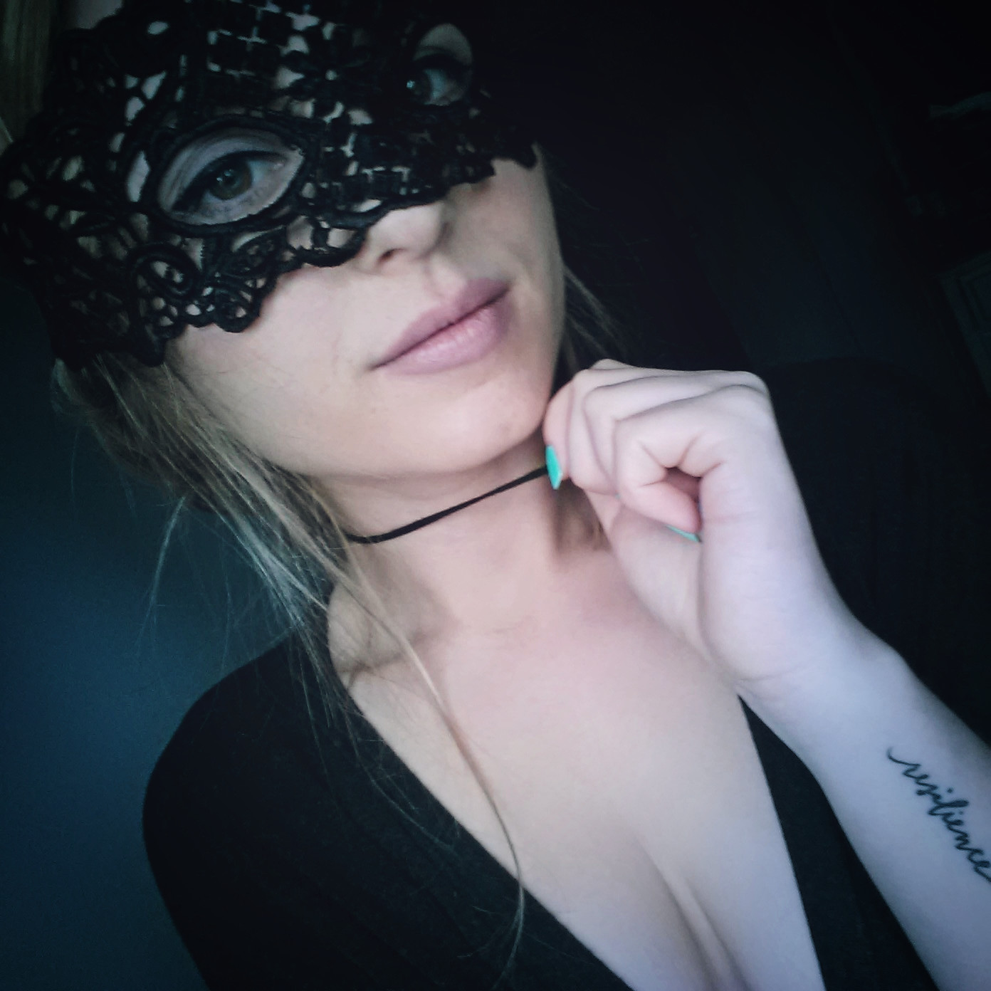 Got my mask in the mail today, so to celebrate here's my (f)ace :) | Scrolller