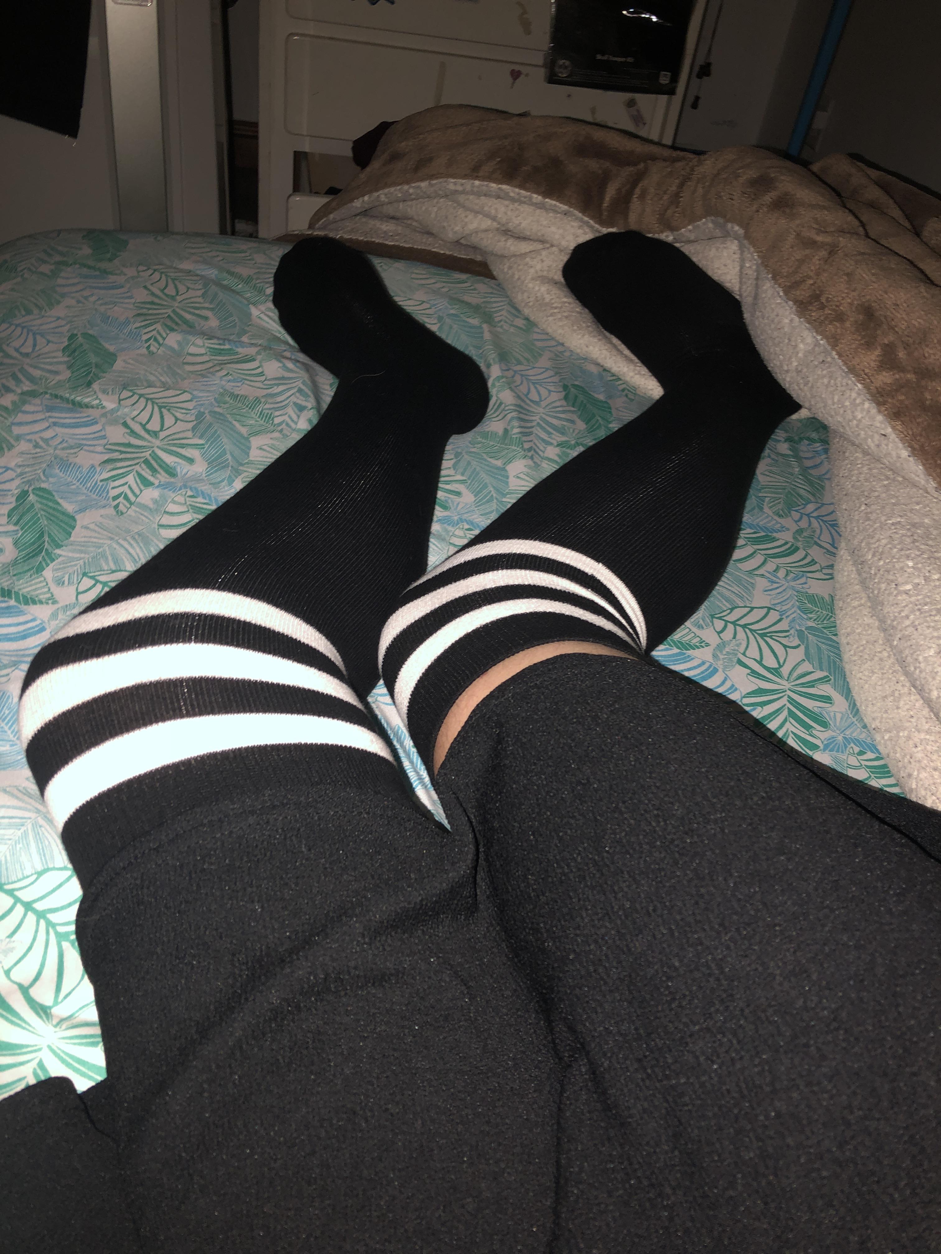 got my skirt and thigh highs on and feel naughty | Scrolller