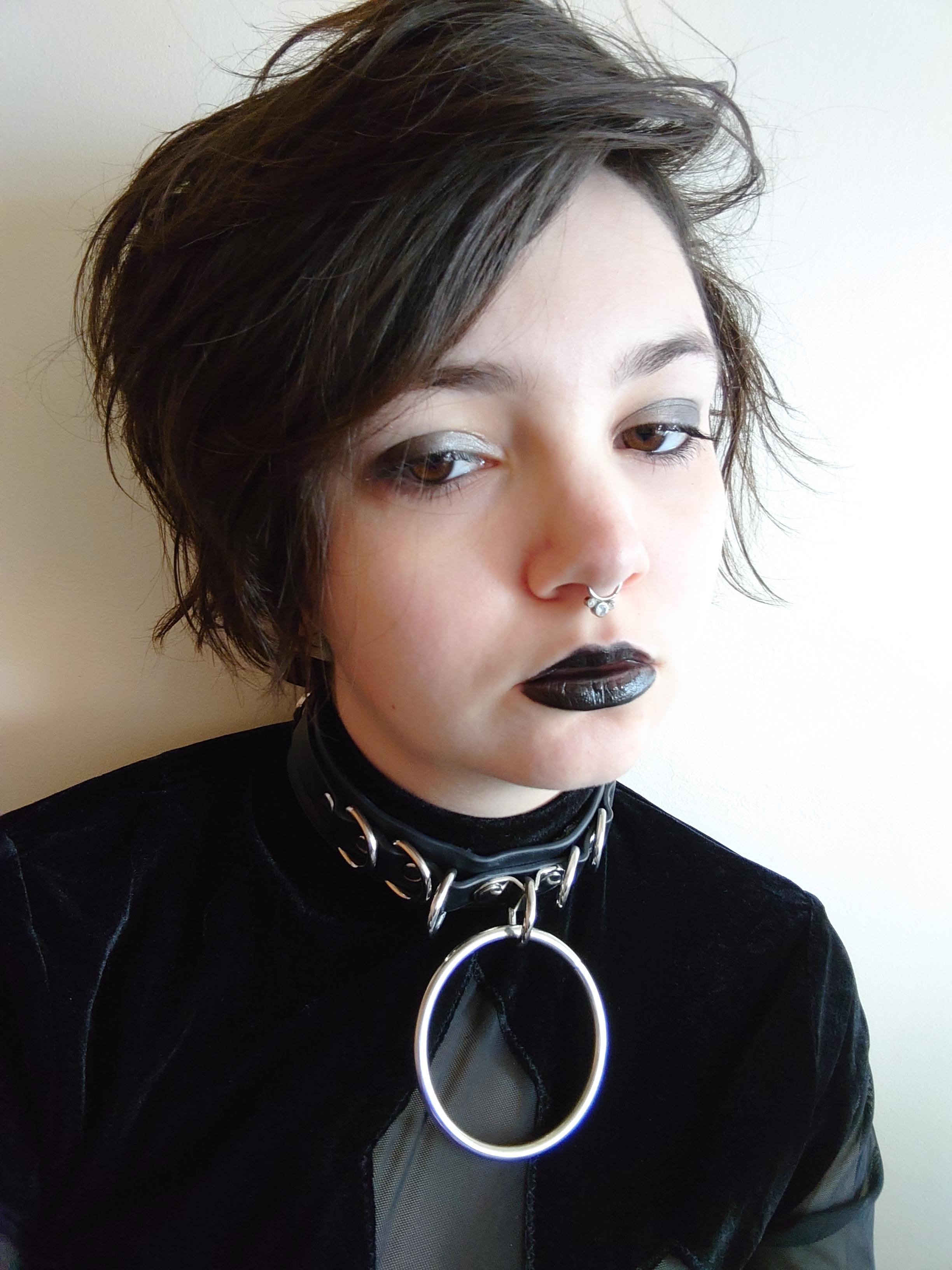 Goth boi | Scrolller