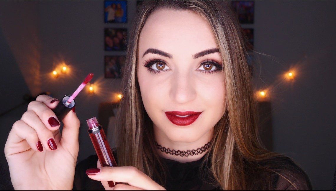 Goth Gibi | Scrolller